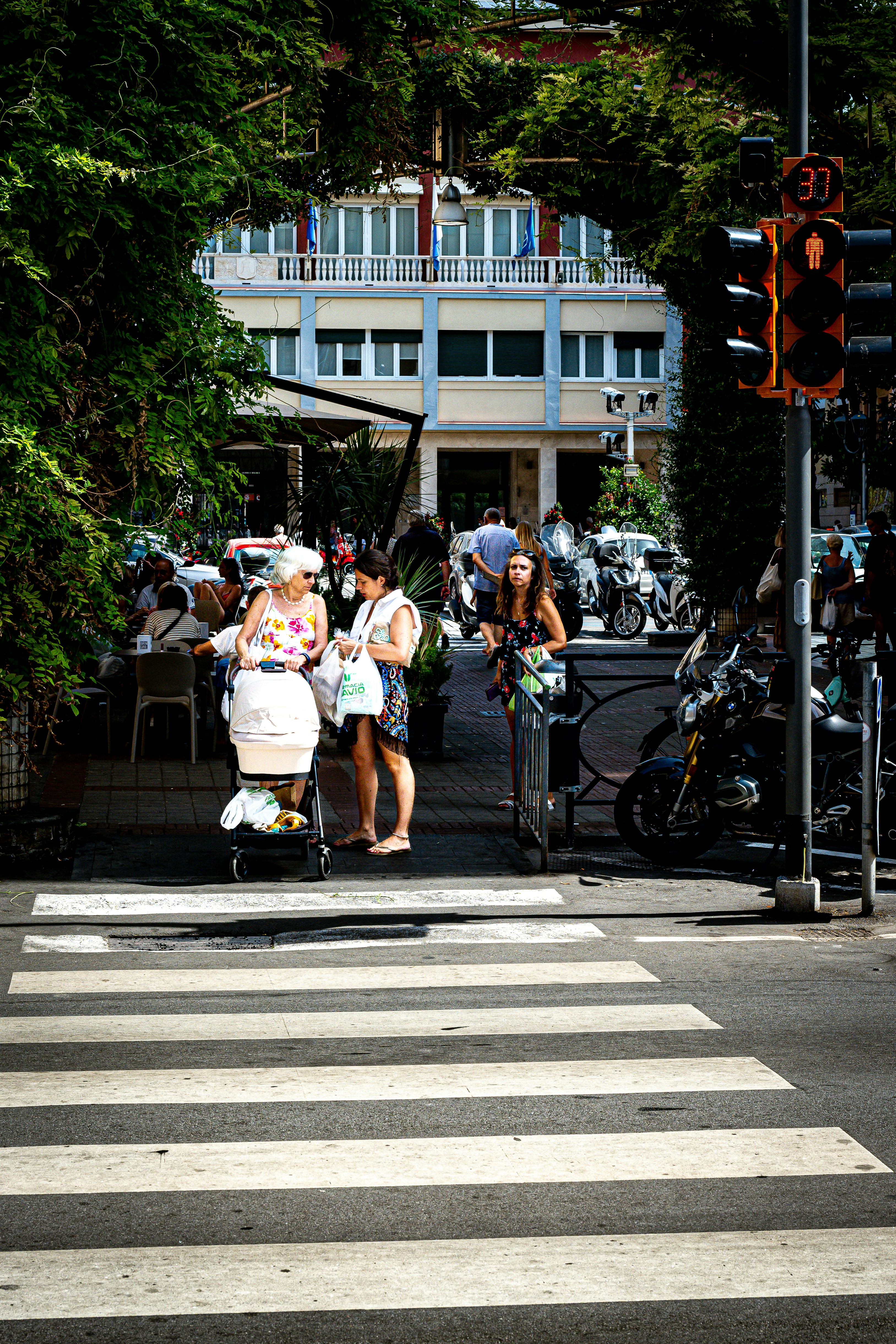 Conversations at the Crosswalk: A Casual City Moment