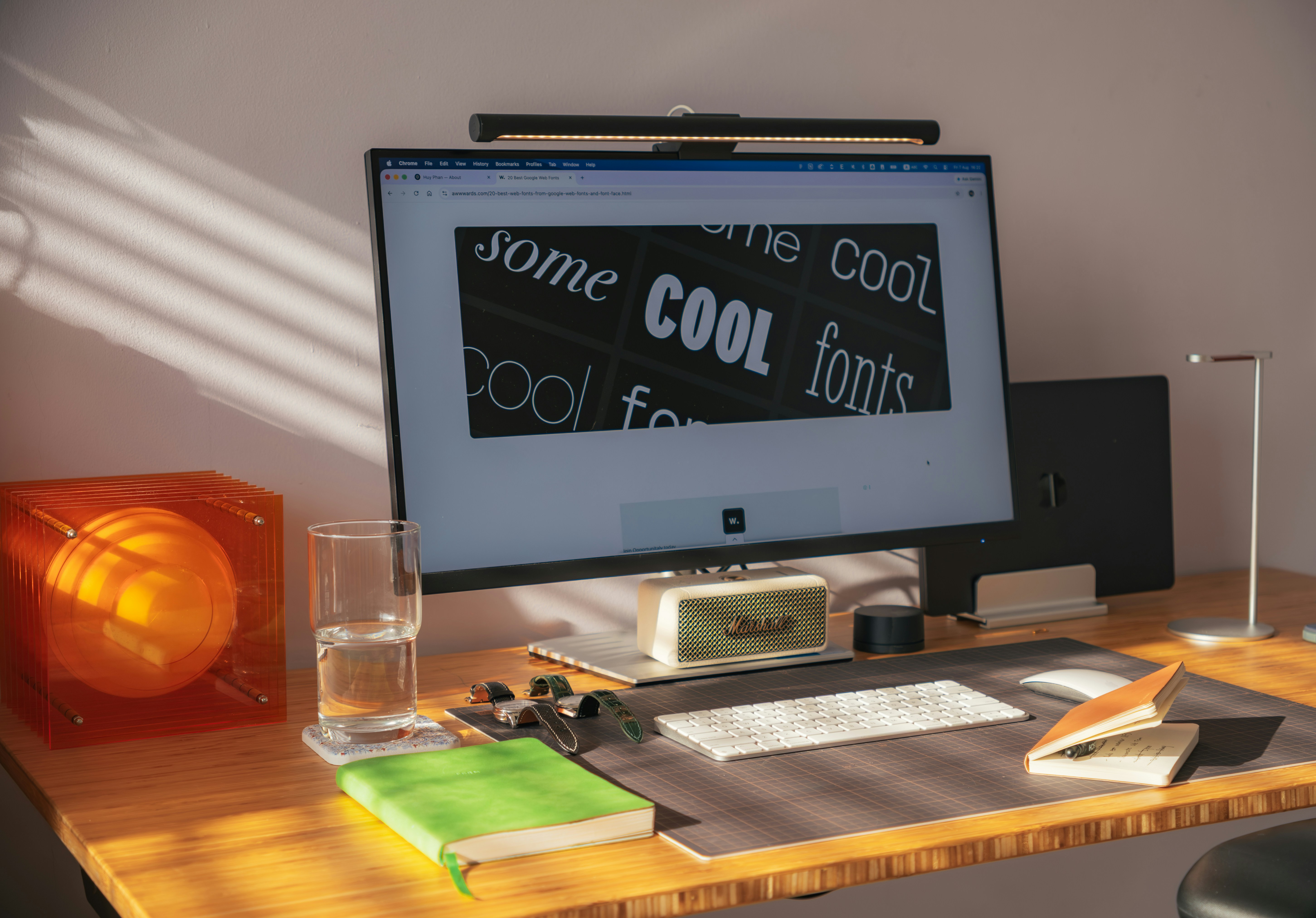Studio Desk Neon: A Calm Workspace Bathed in Subtle Light