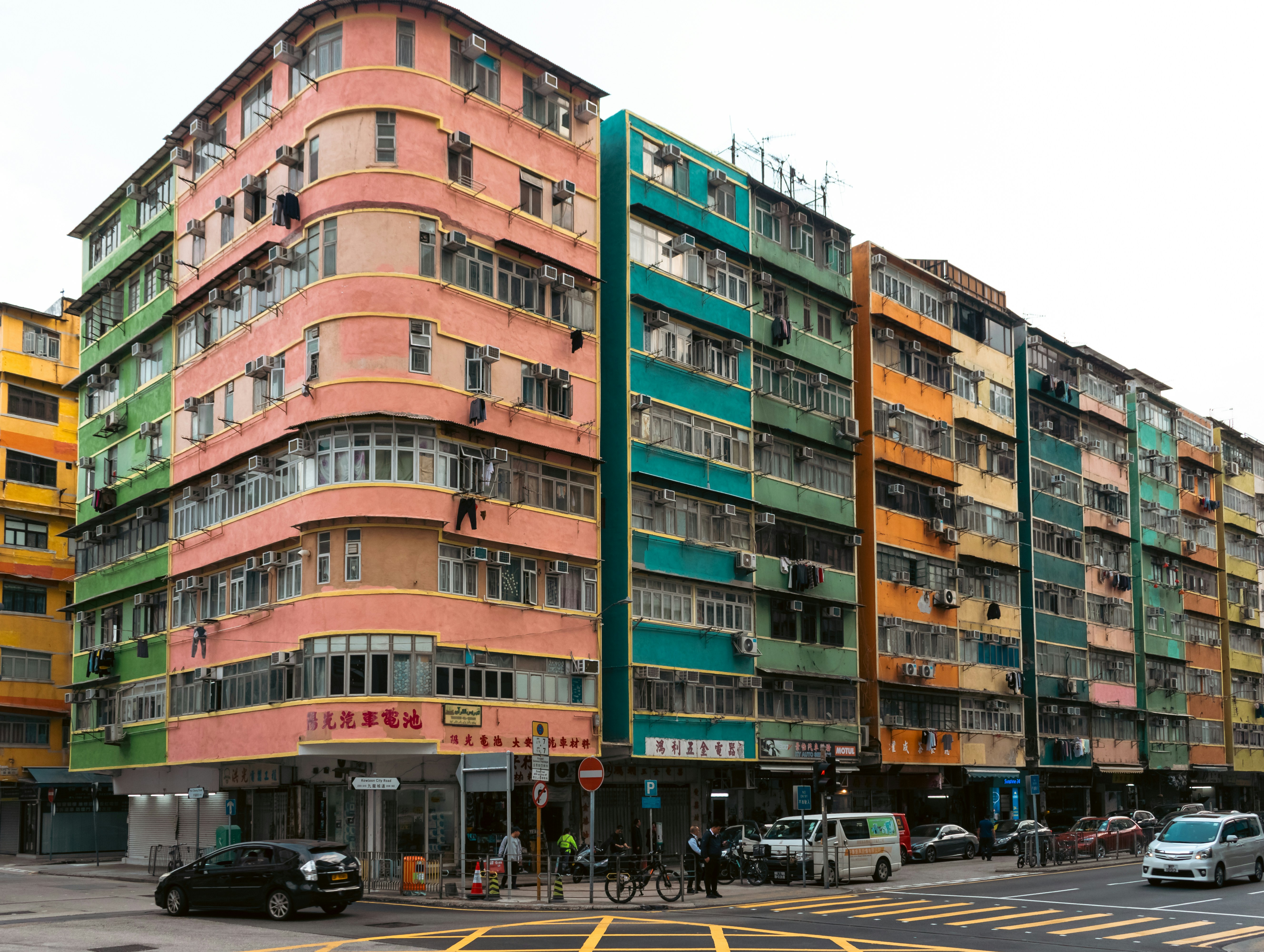 Colorful Riverside Avenue: A Row of Painted High-Rives