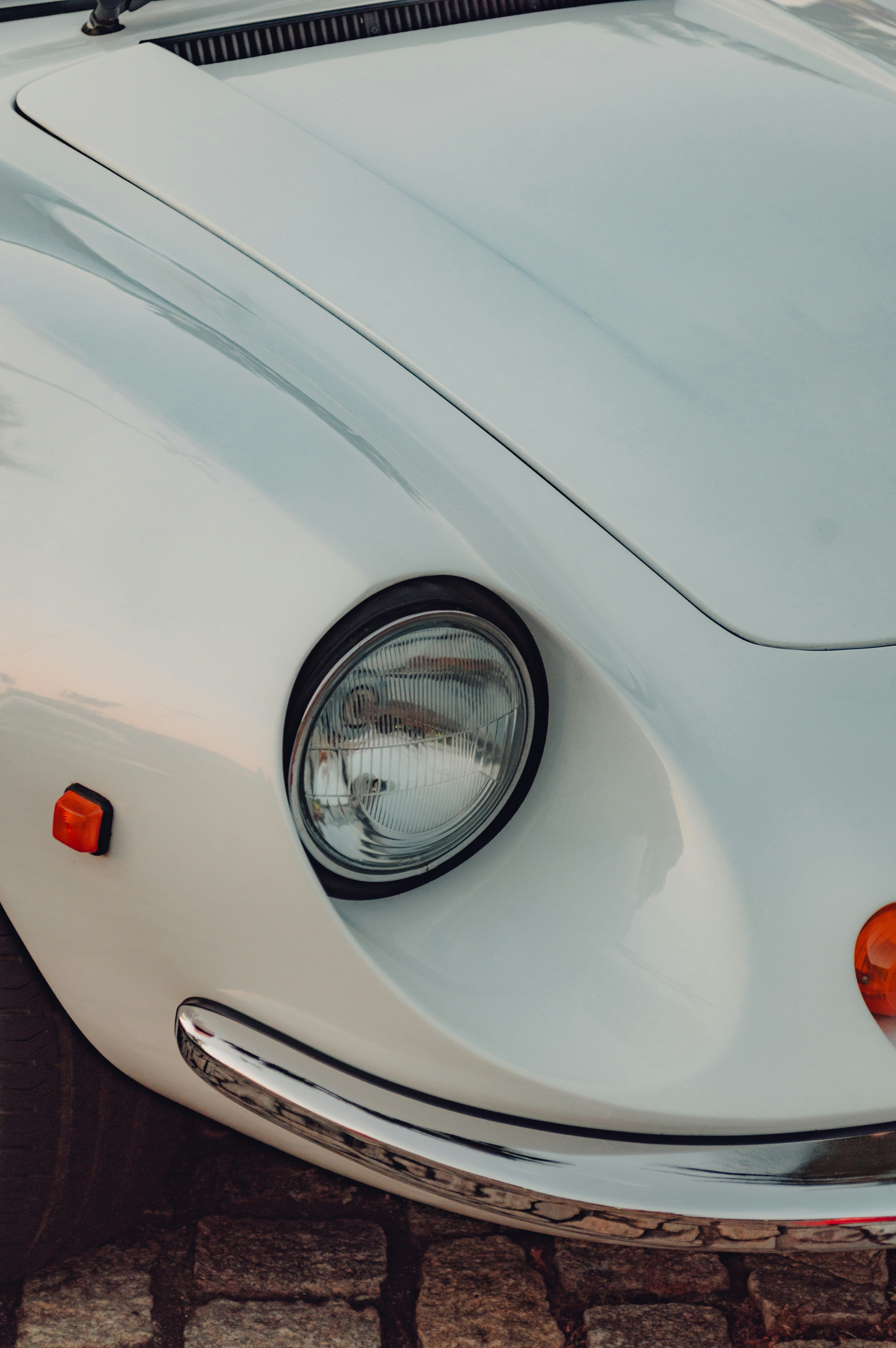 Curved Silhouette: The Classic VW Beetle's Front Face