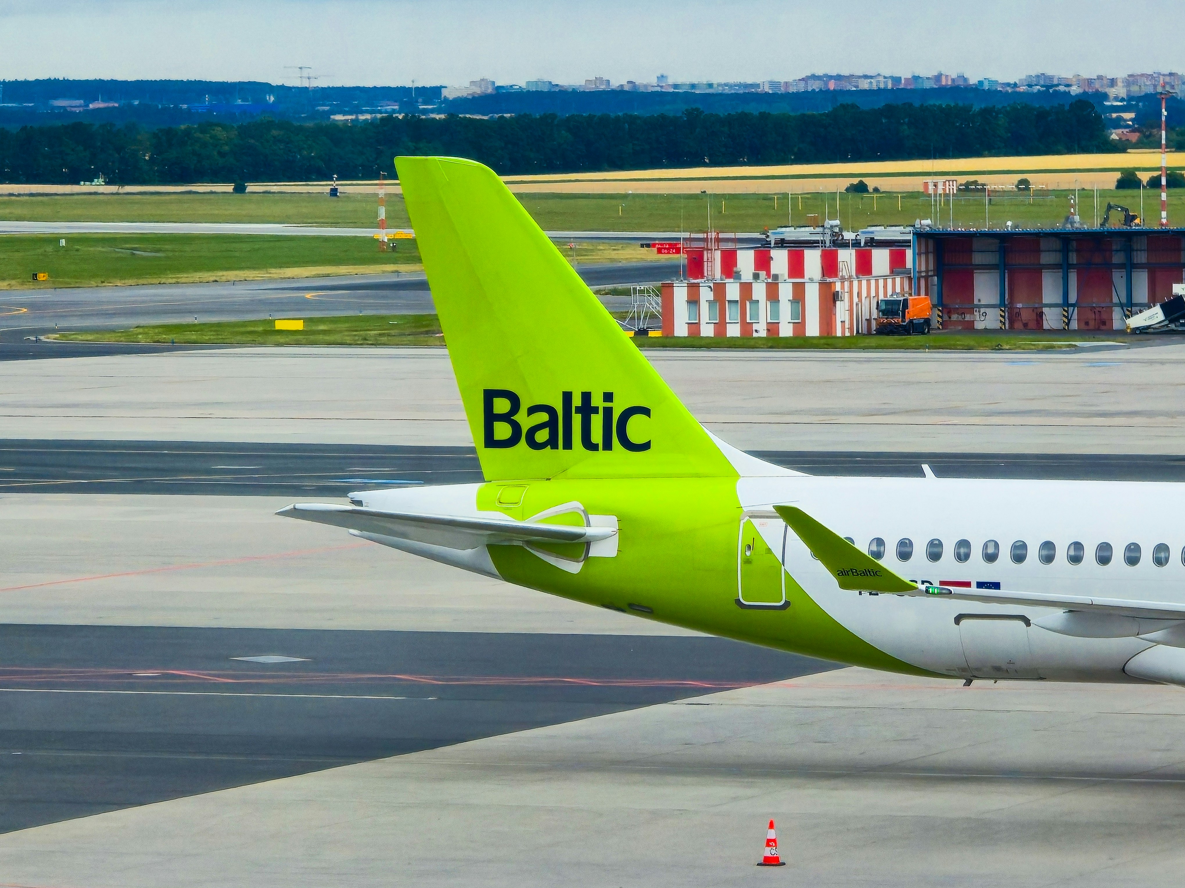 Bright Engine, Quiet Taxi: Baltic Tail in View