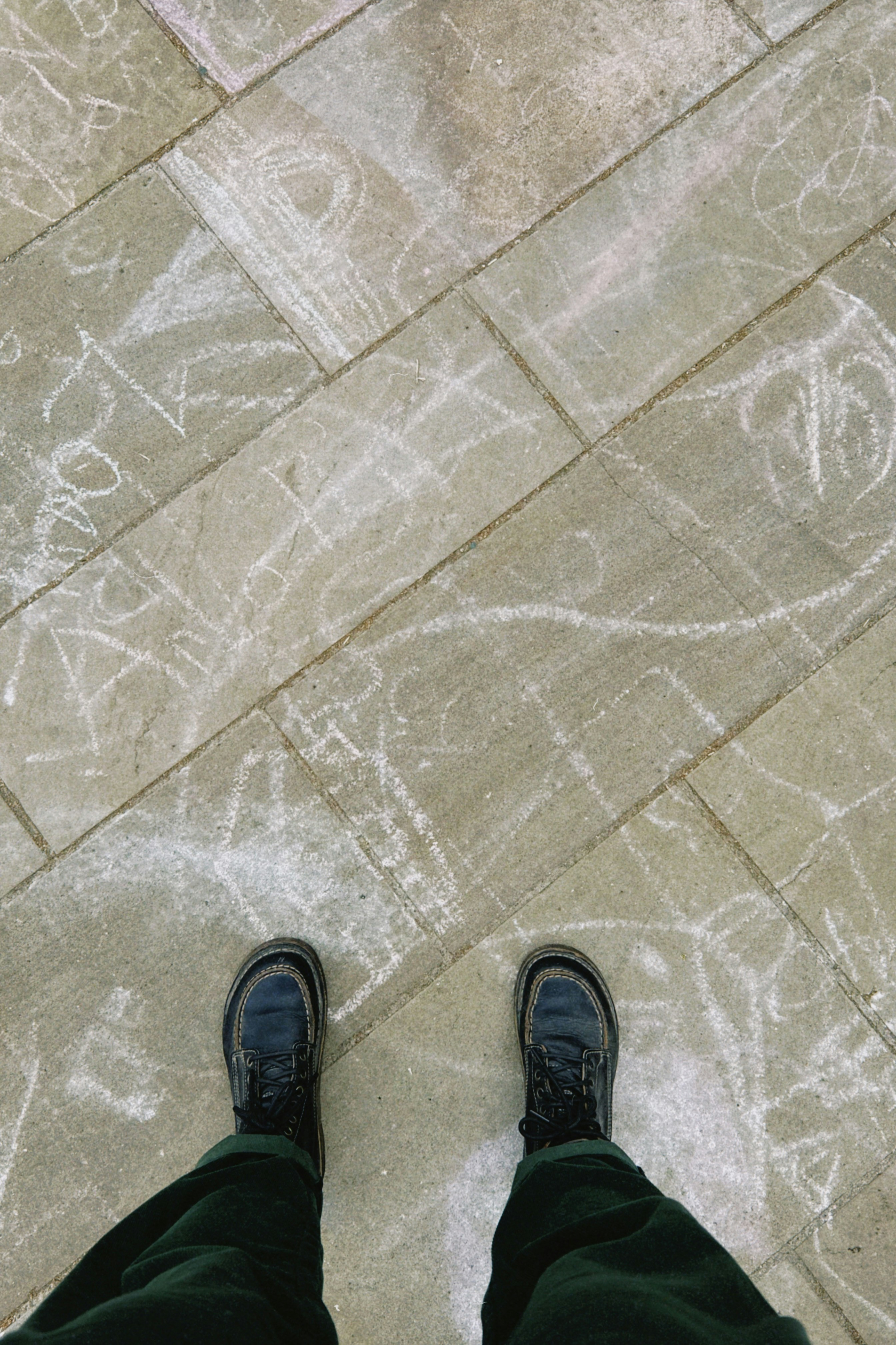 Sneakers Over Chalky Geometry
