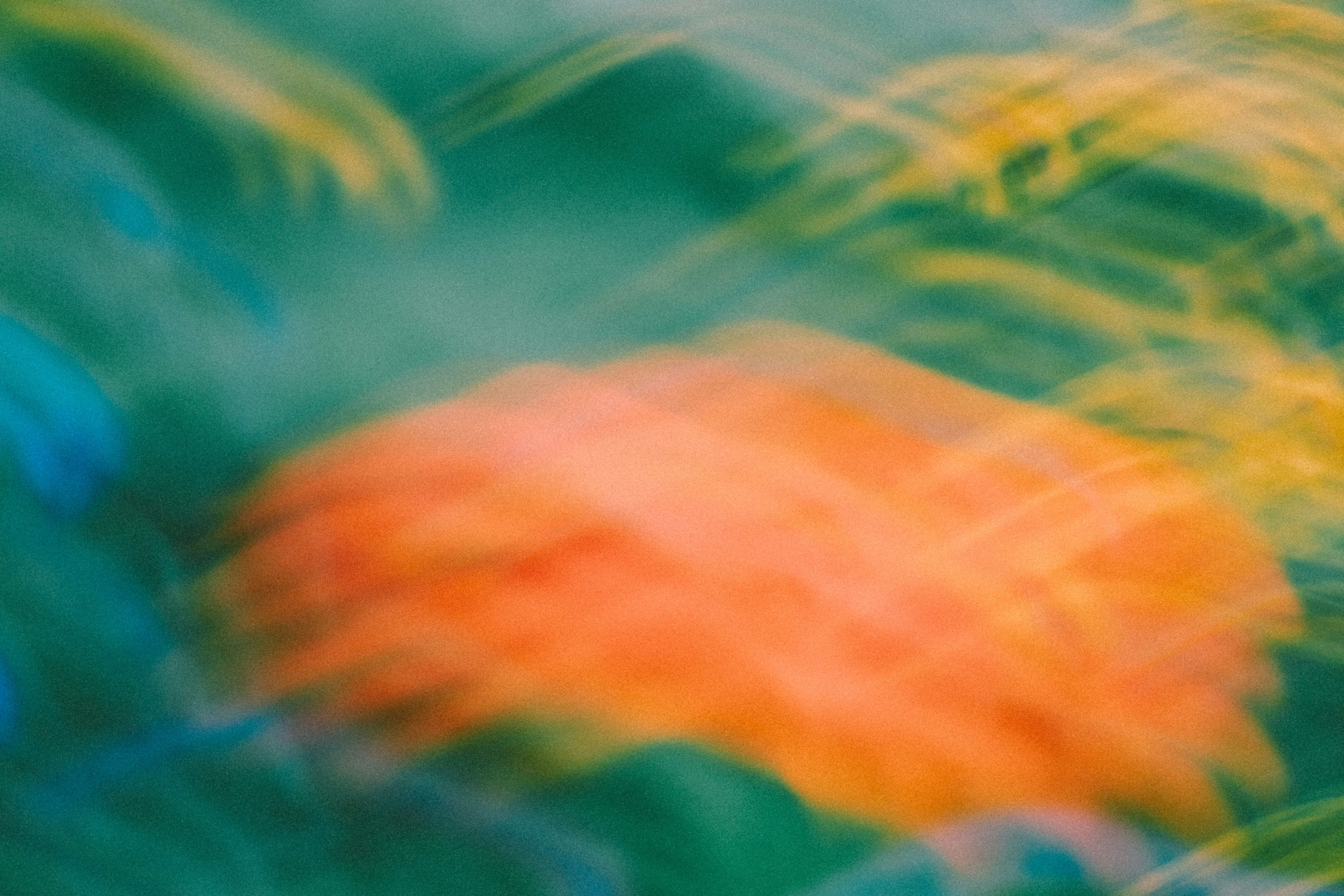 Blurred Spectrum: Warm Core Amidst Cyan Currents