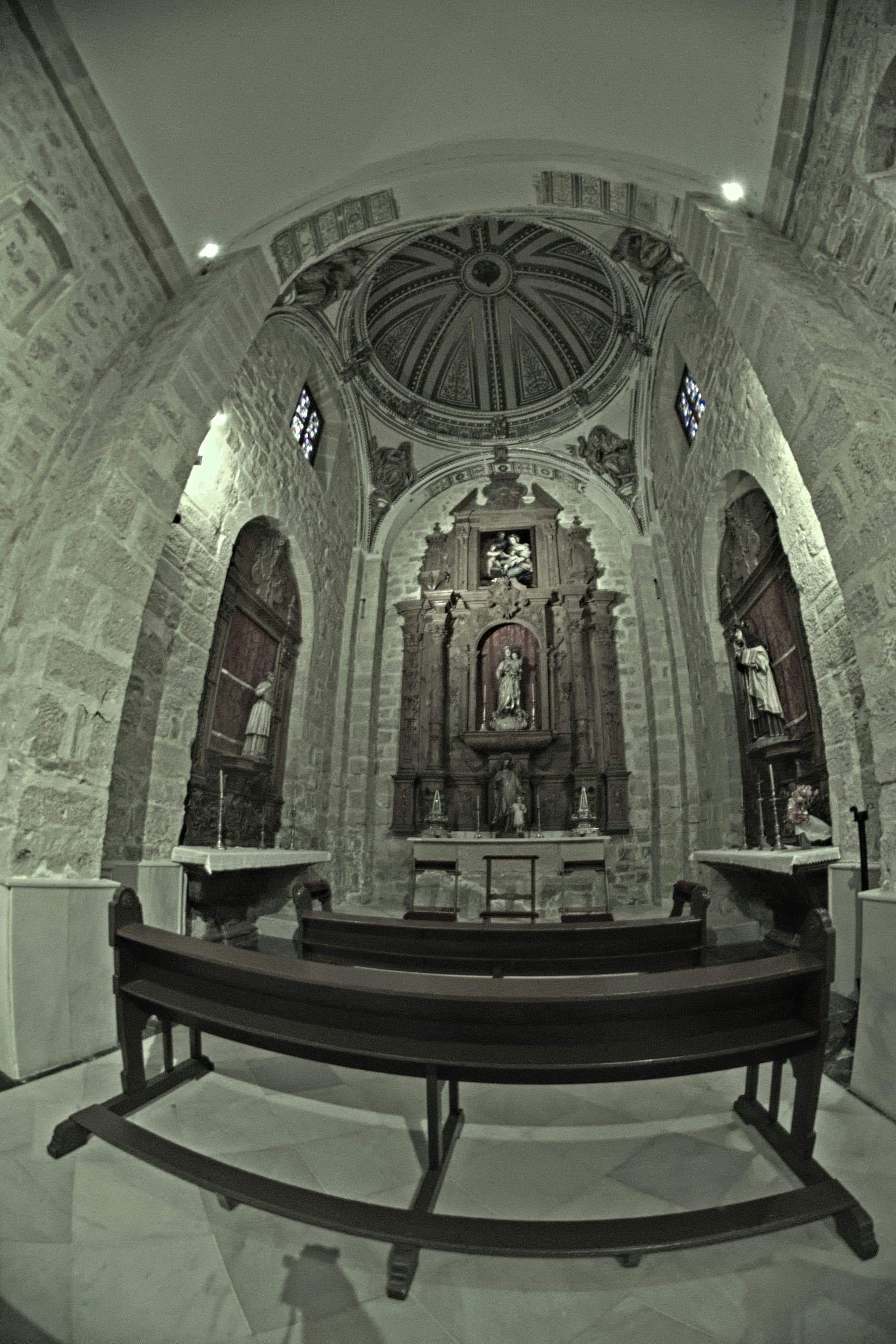 Center of Reverent Silence: An Arching Nave Framed by Quiet Benches