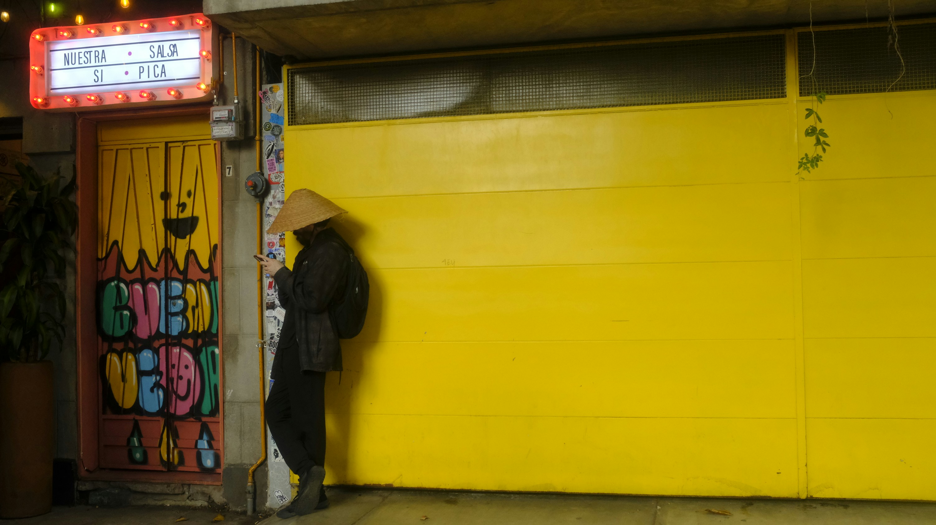 Yellow Wall, Quiet Entrance