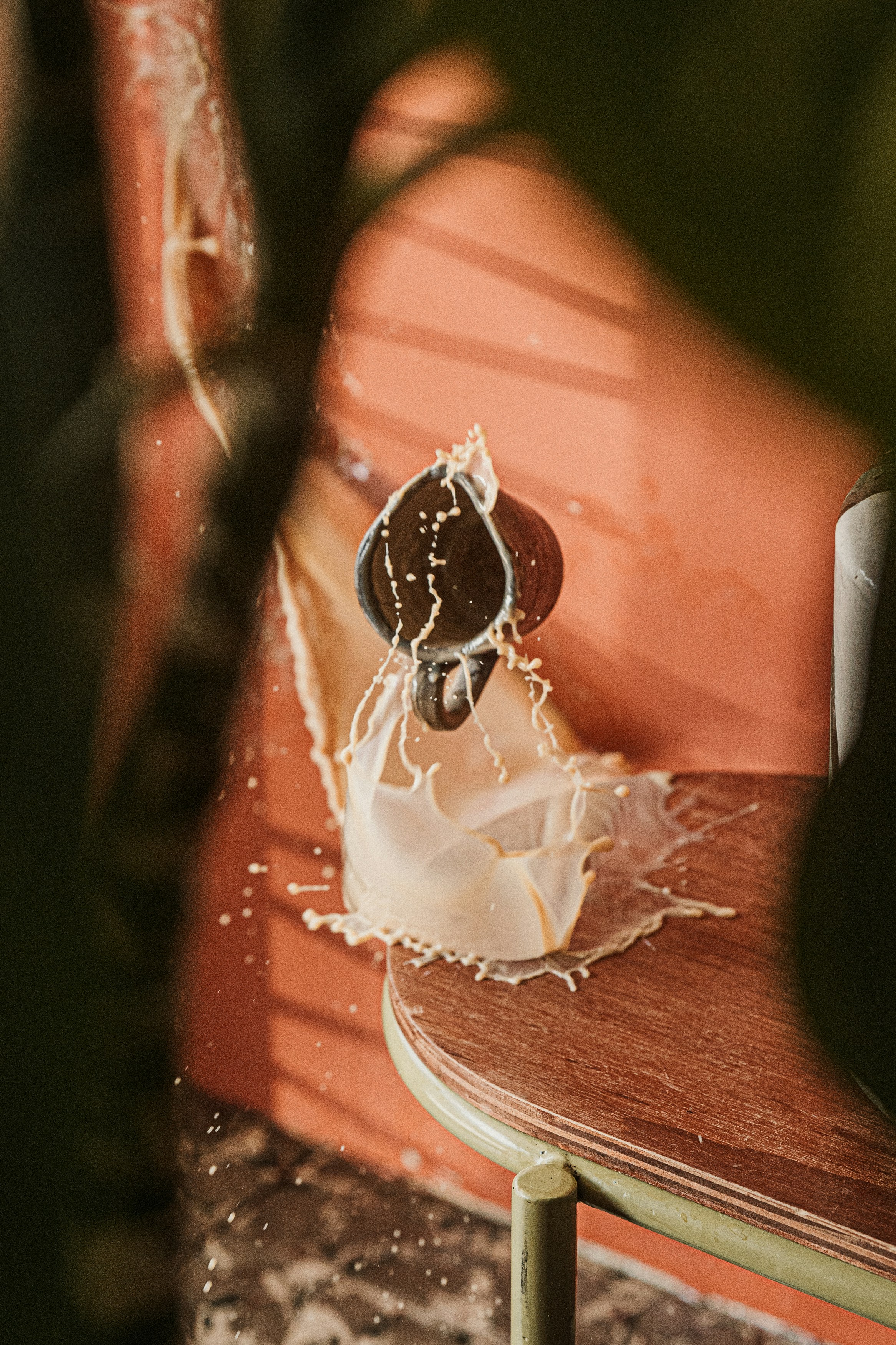 Cyclic Splash: A Cherry on the Spin