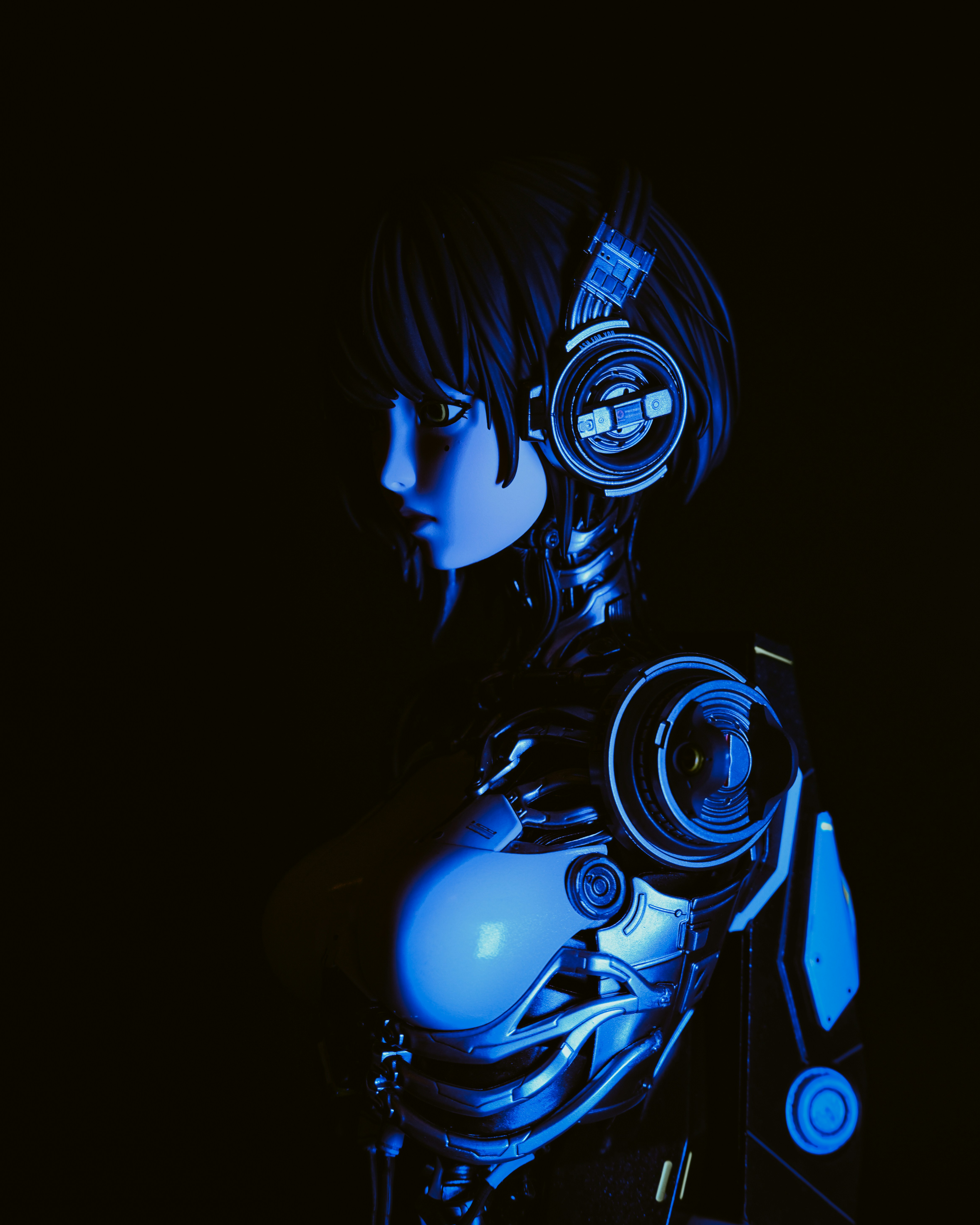 Blue-lit Android Portrait: Quiet Intensity in the Dark