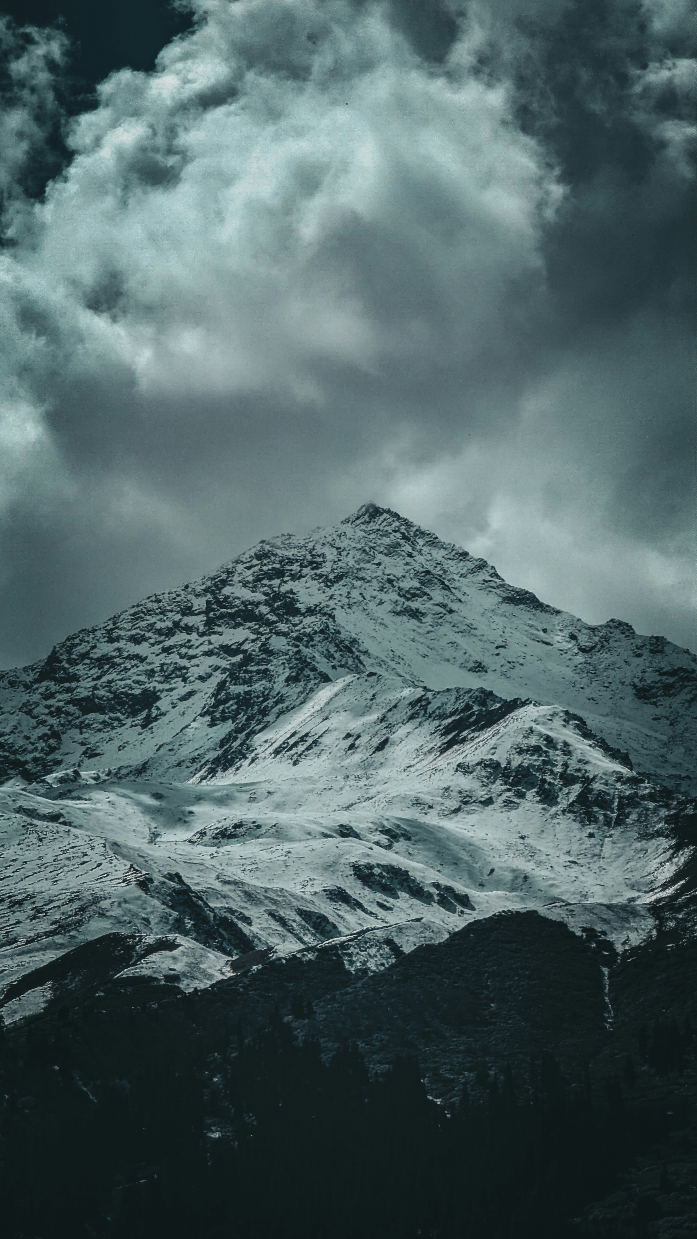 Moonshadow Peak Under Cloud Crown