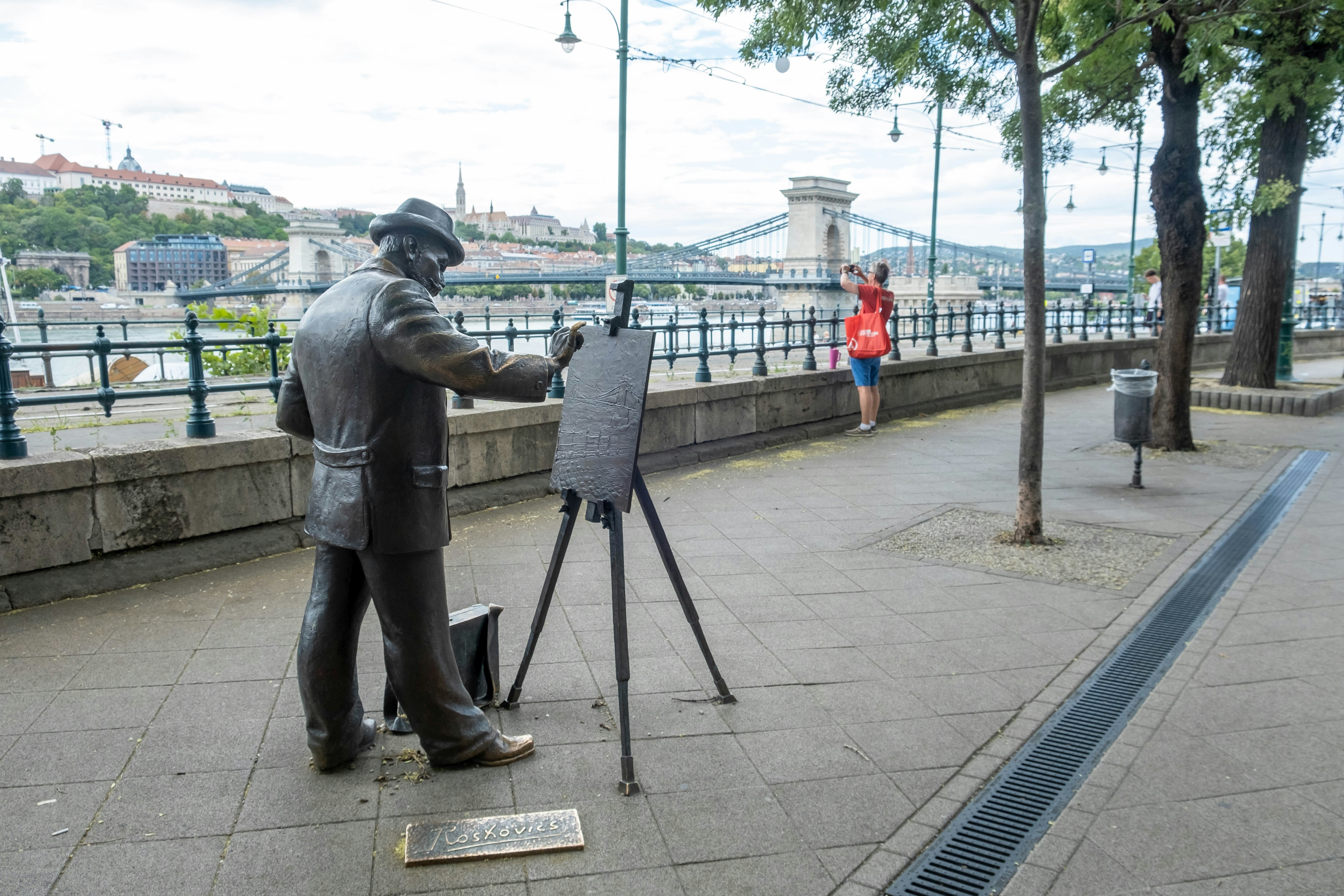 The Street Artist and the Silent Painter