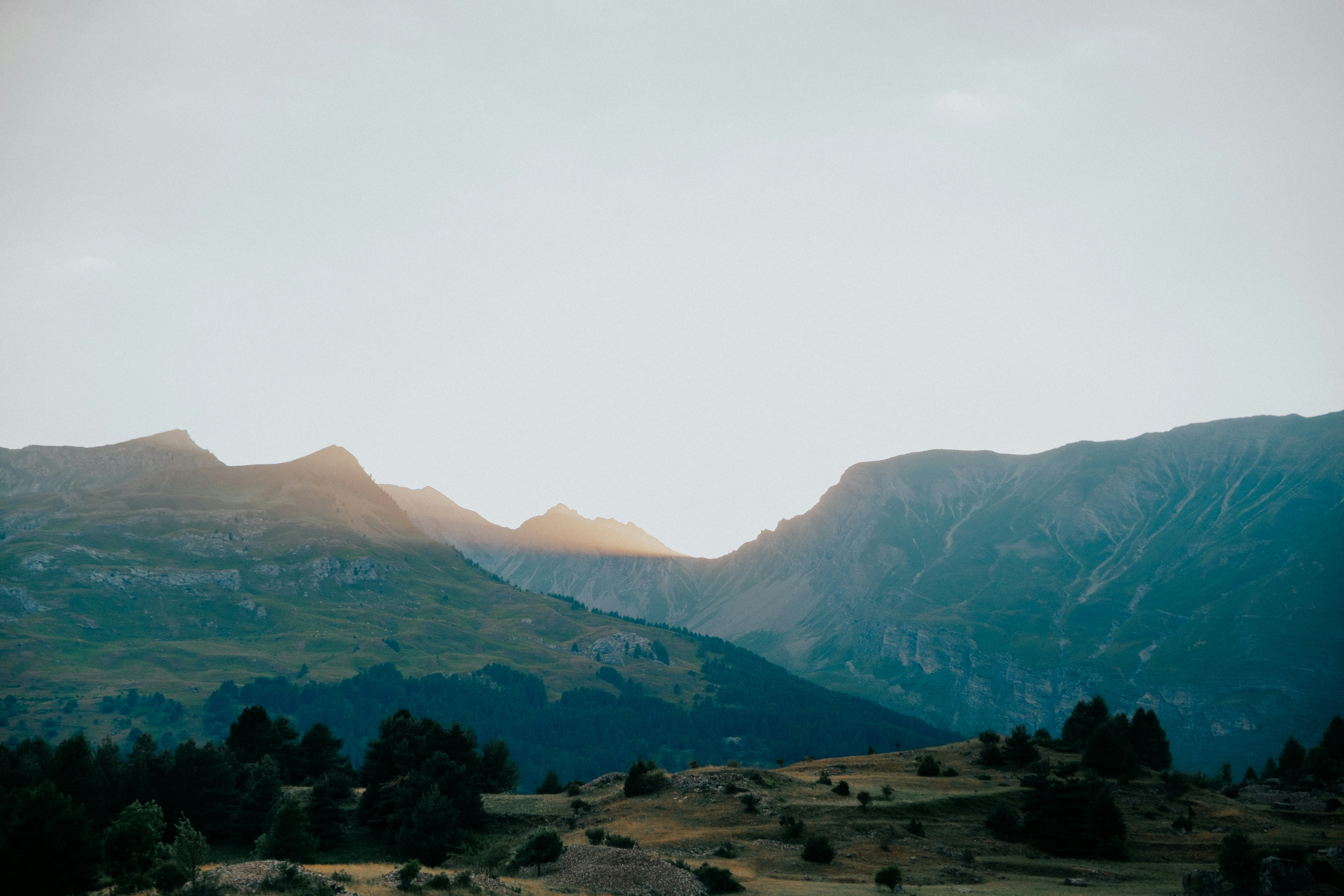 Dawn’s Gate: Quiet Valleys Beneath a Sleeping Range