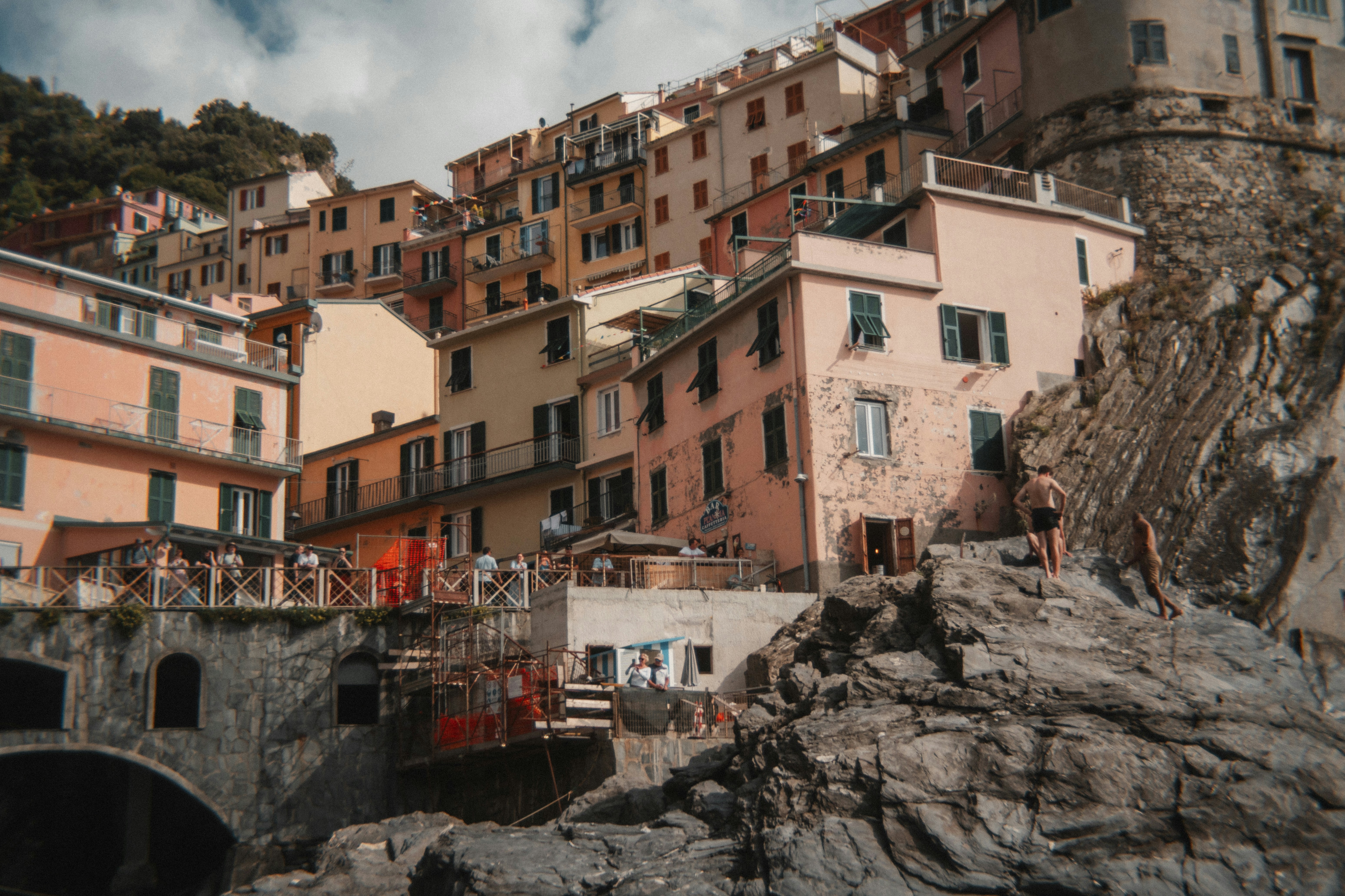 Echoes of the Colored Cliffs: A Tidal Village Clings to the Rocks