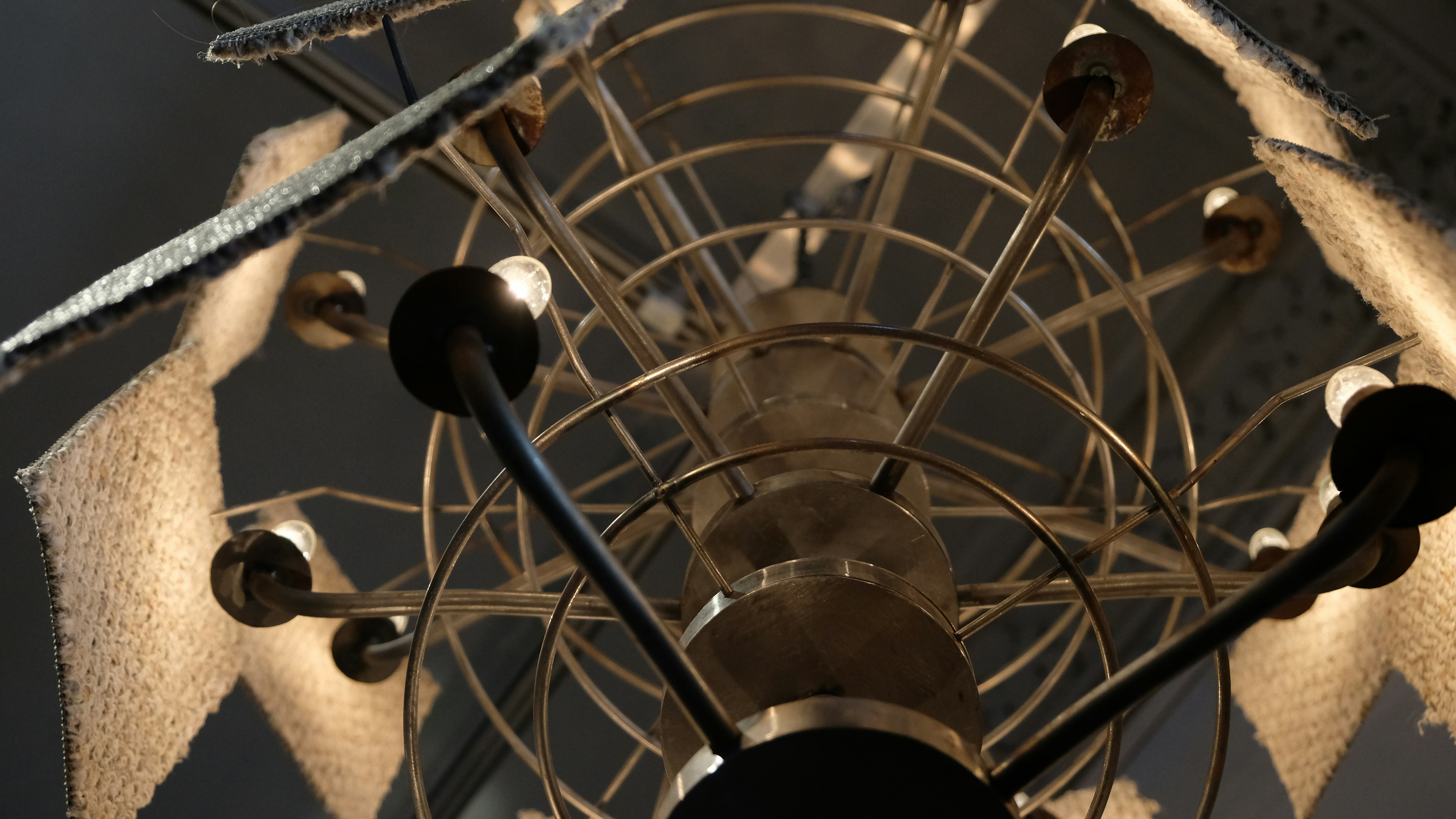 Industrial Concentric Core: A Close-Up of a Worn Circular Rig