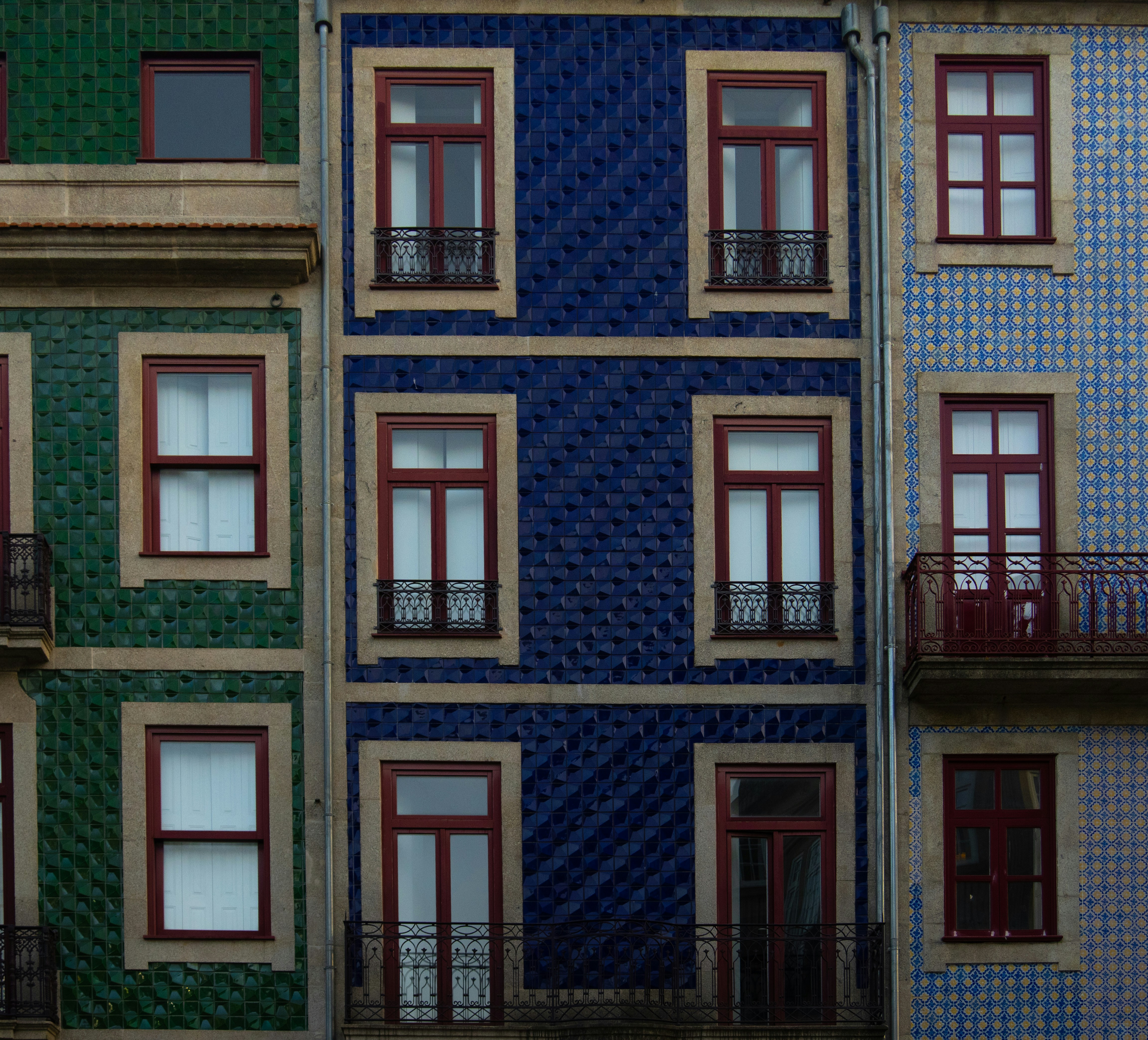 Tiles of Color: A Triptych Face of the Facade
