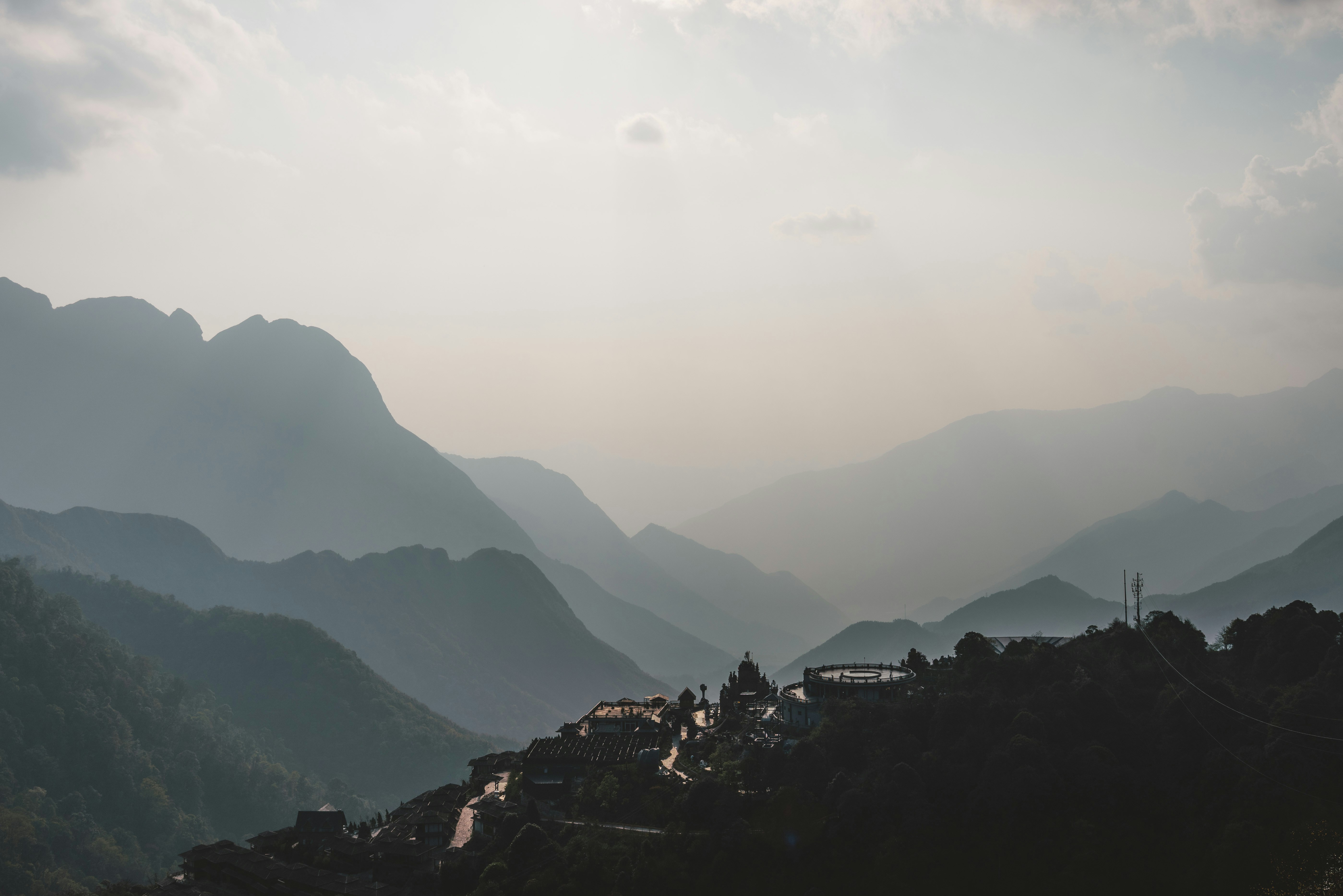 Mist-Softed Ridge: A Quiet Town Clinging to the Hillside