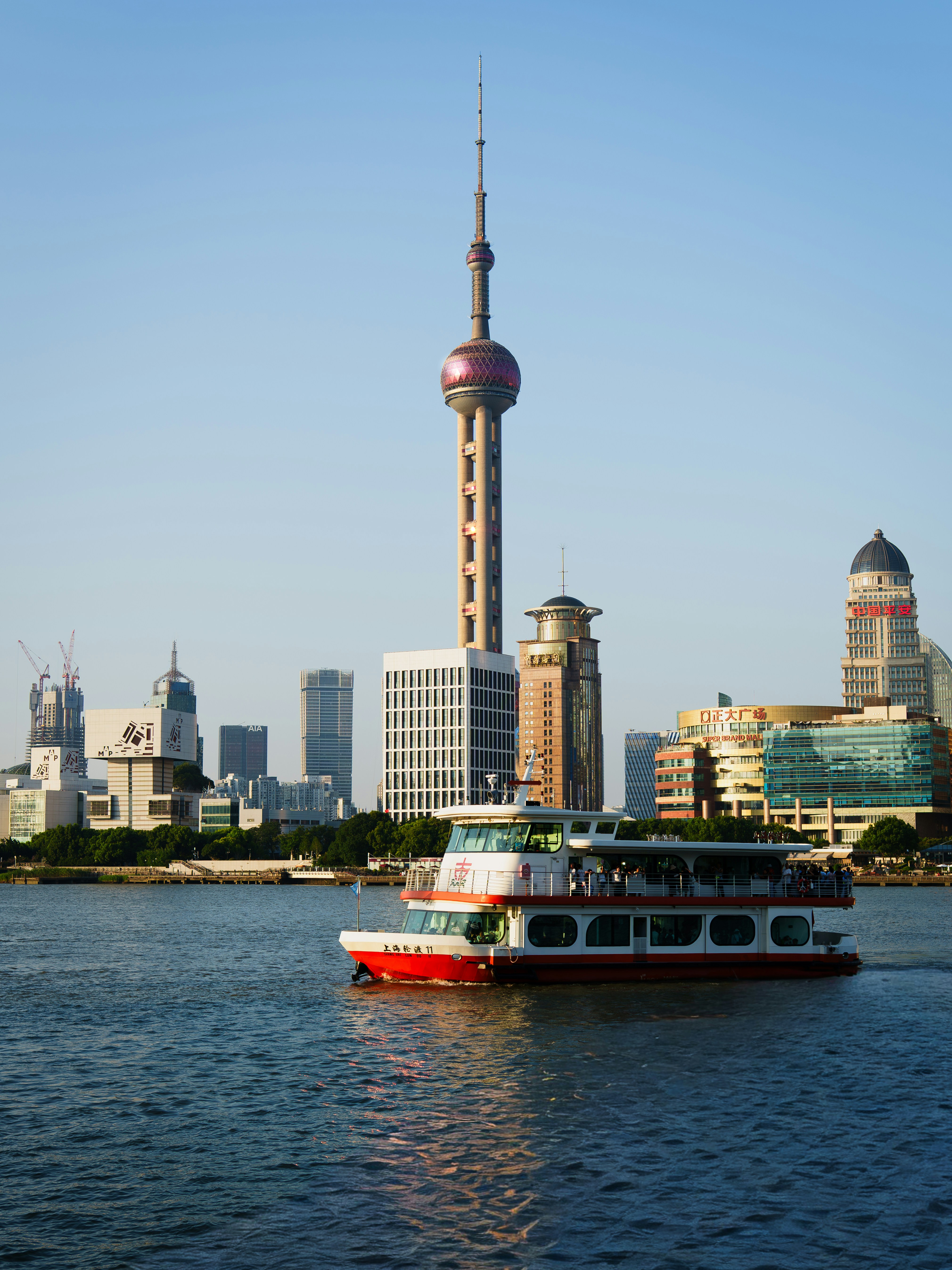 City High Noon: The Pearl Tower and Riverside Ferry