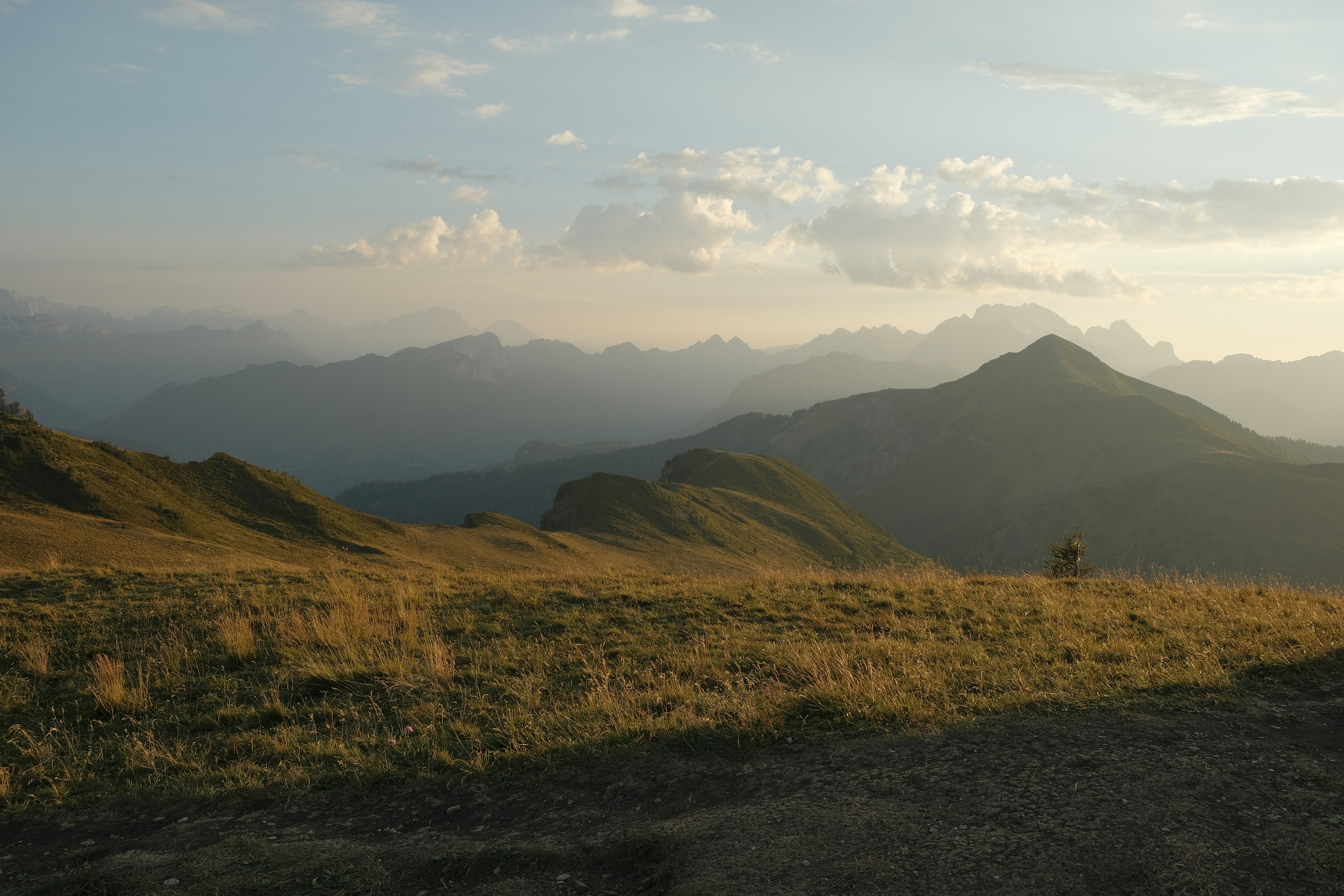 Golden Dune Ridge: A Quiet Sunset Over Rolling Hills