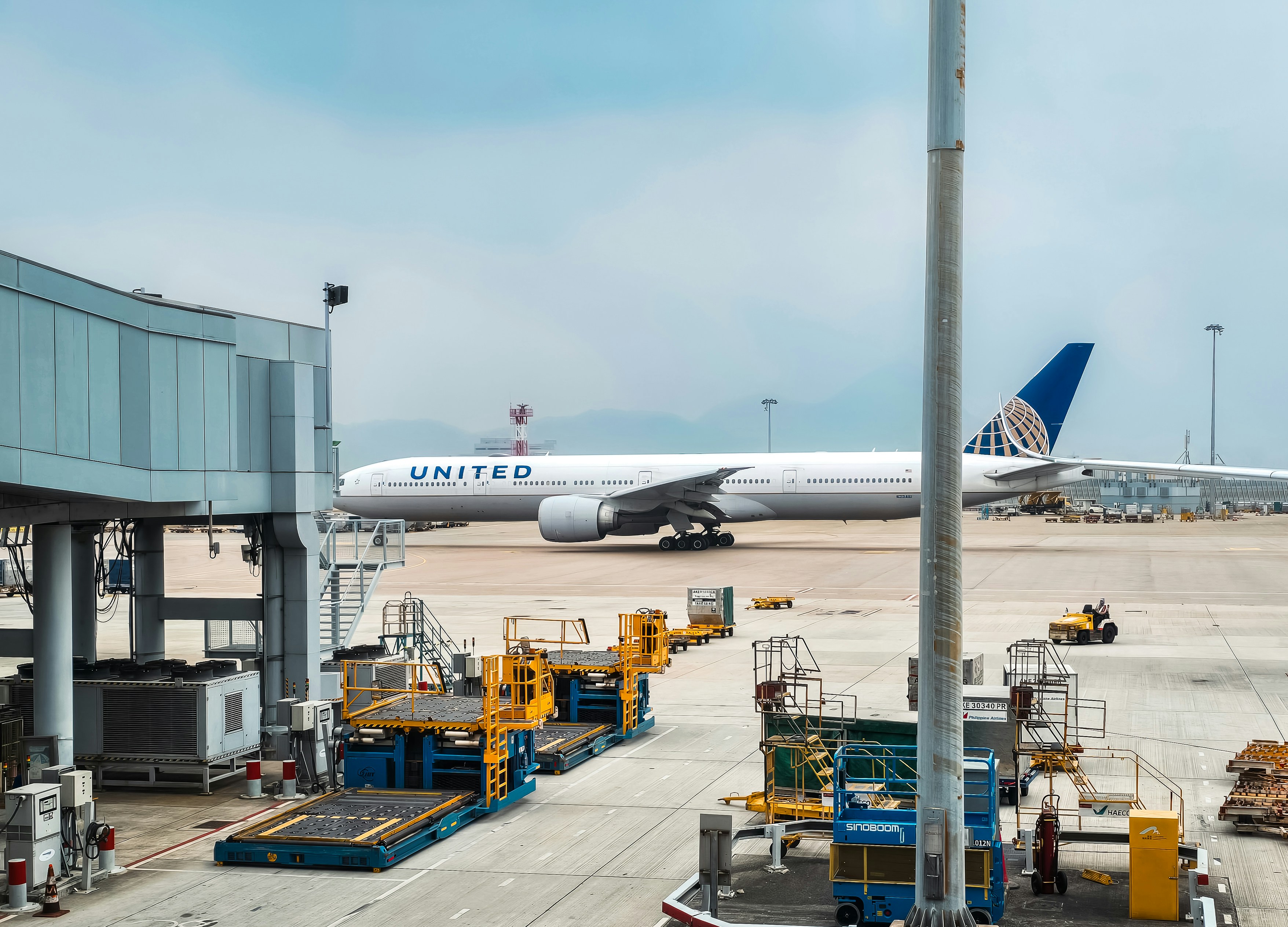 United in the Quiet Gate: A Terminal Scene at Ground Level
