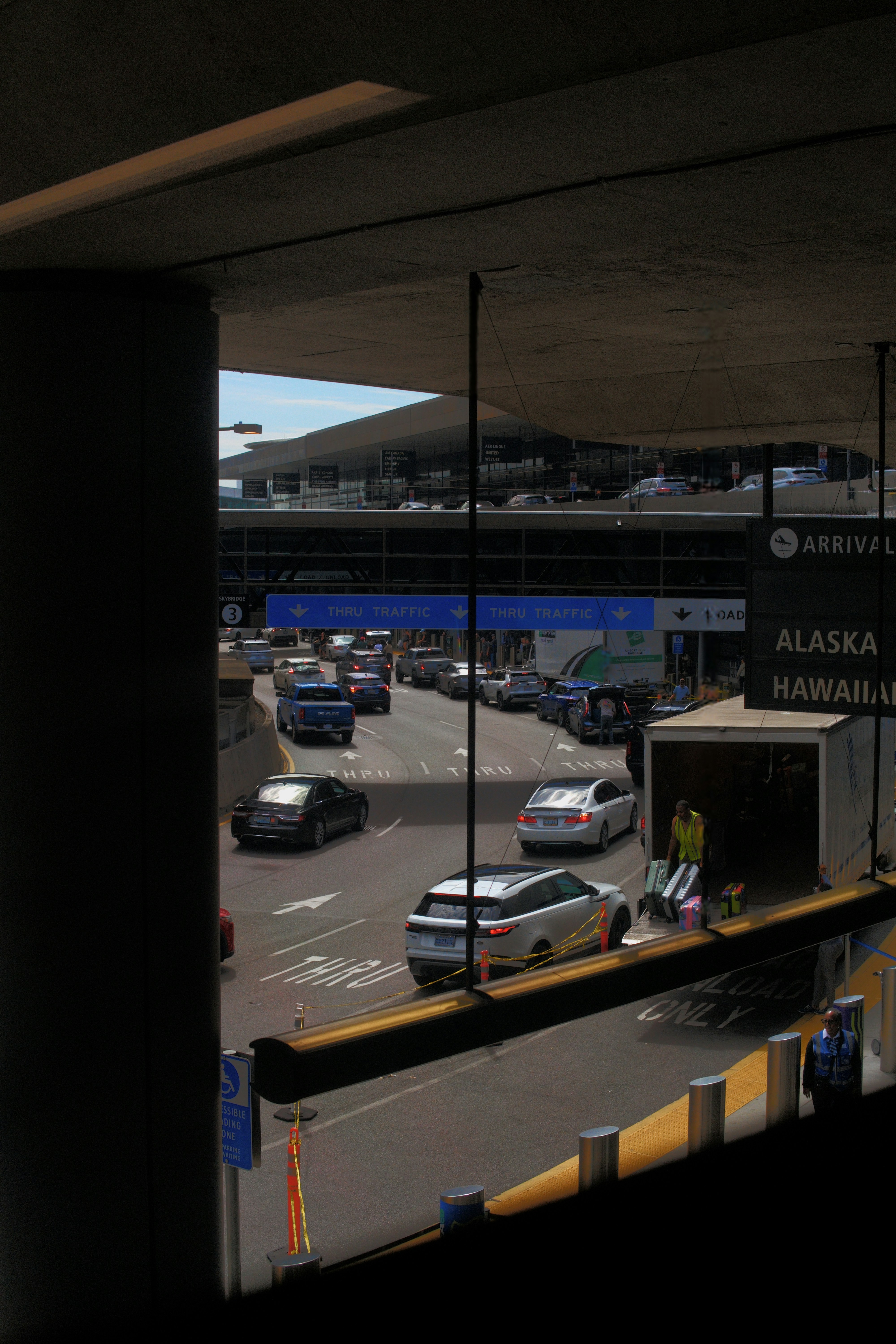 Ground-Level Traffic Framing at an Airport Arrivals Corridor