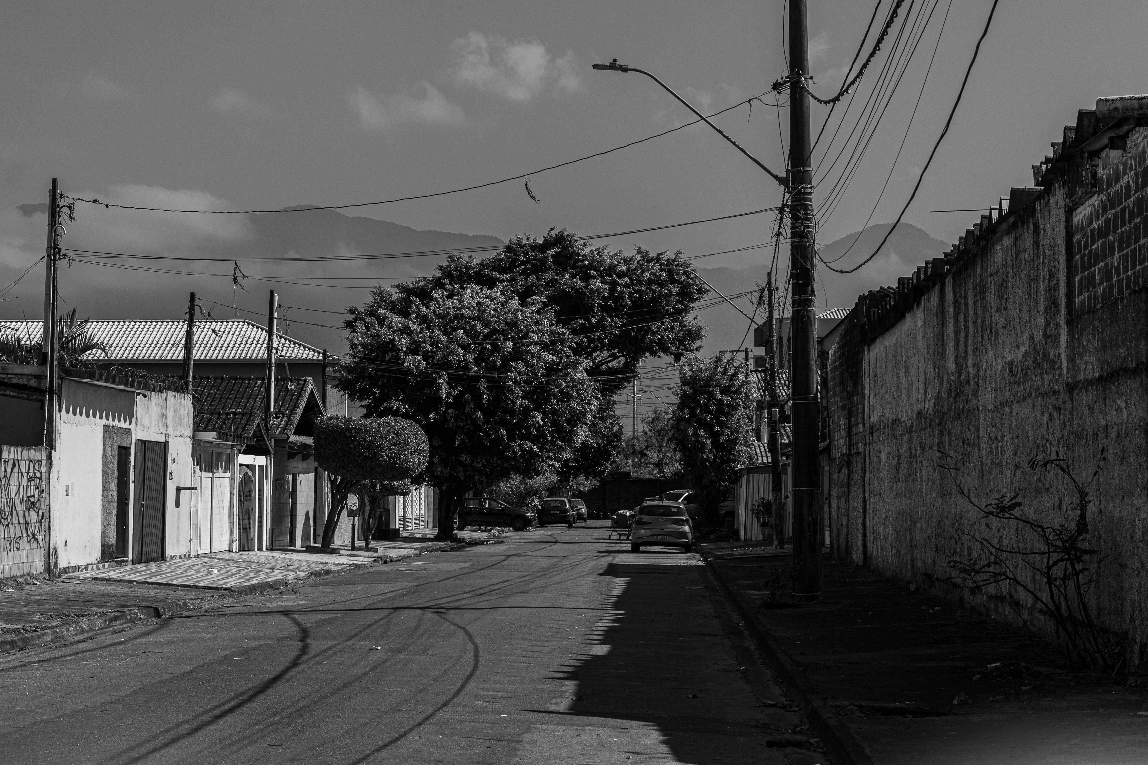 Deserted Street in Monochrome: Quiet Urban Edge