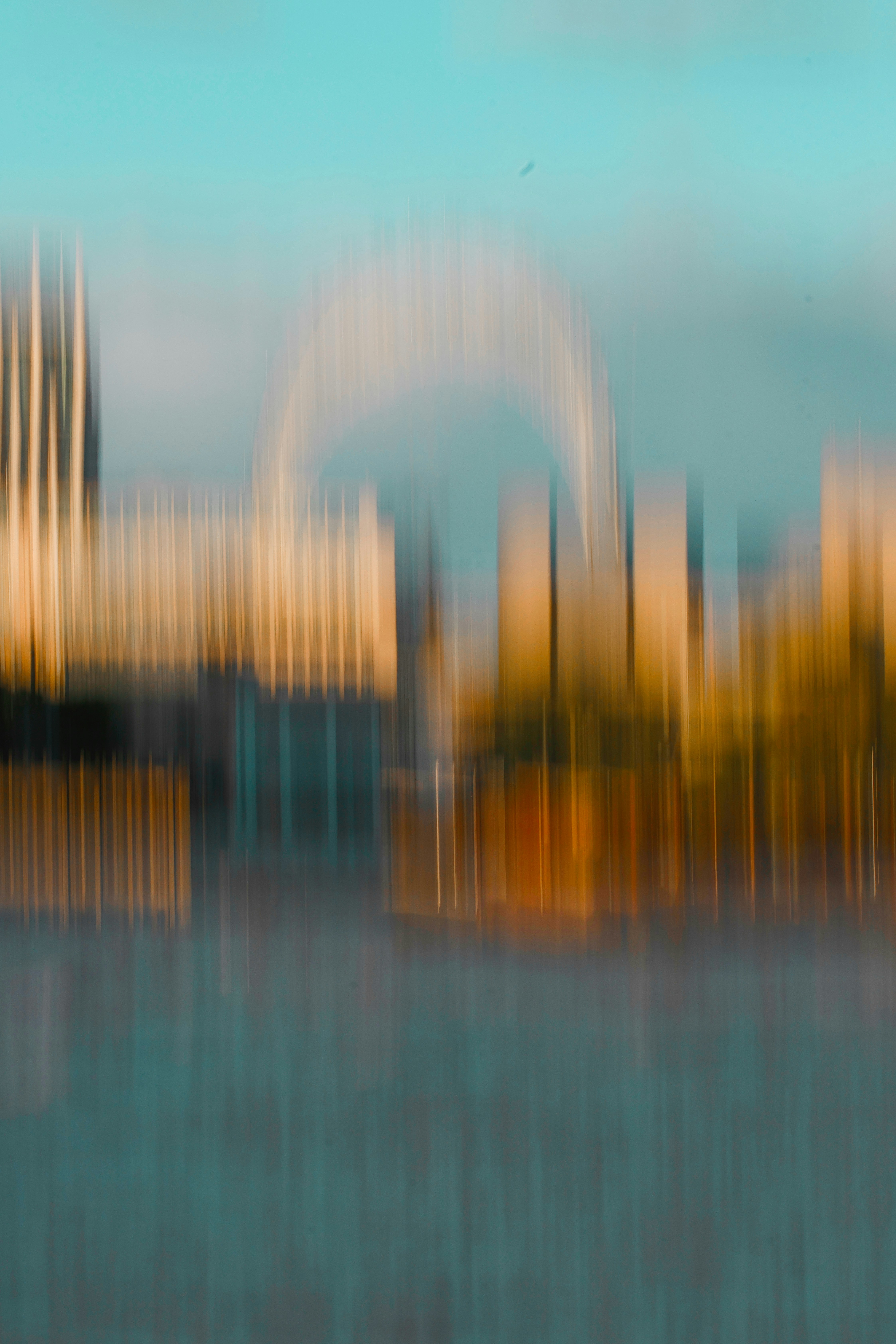 Blurred Skyline Echo: A Tactile Cityscape in Motion