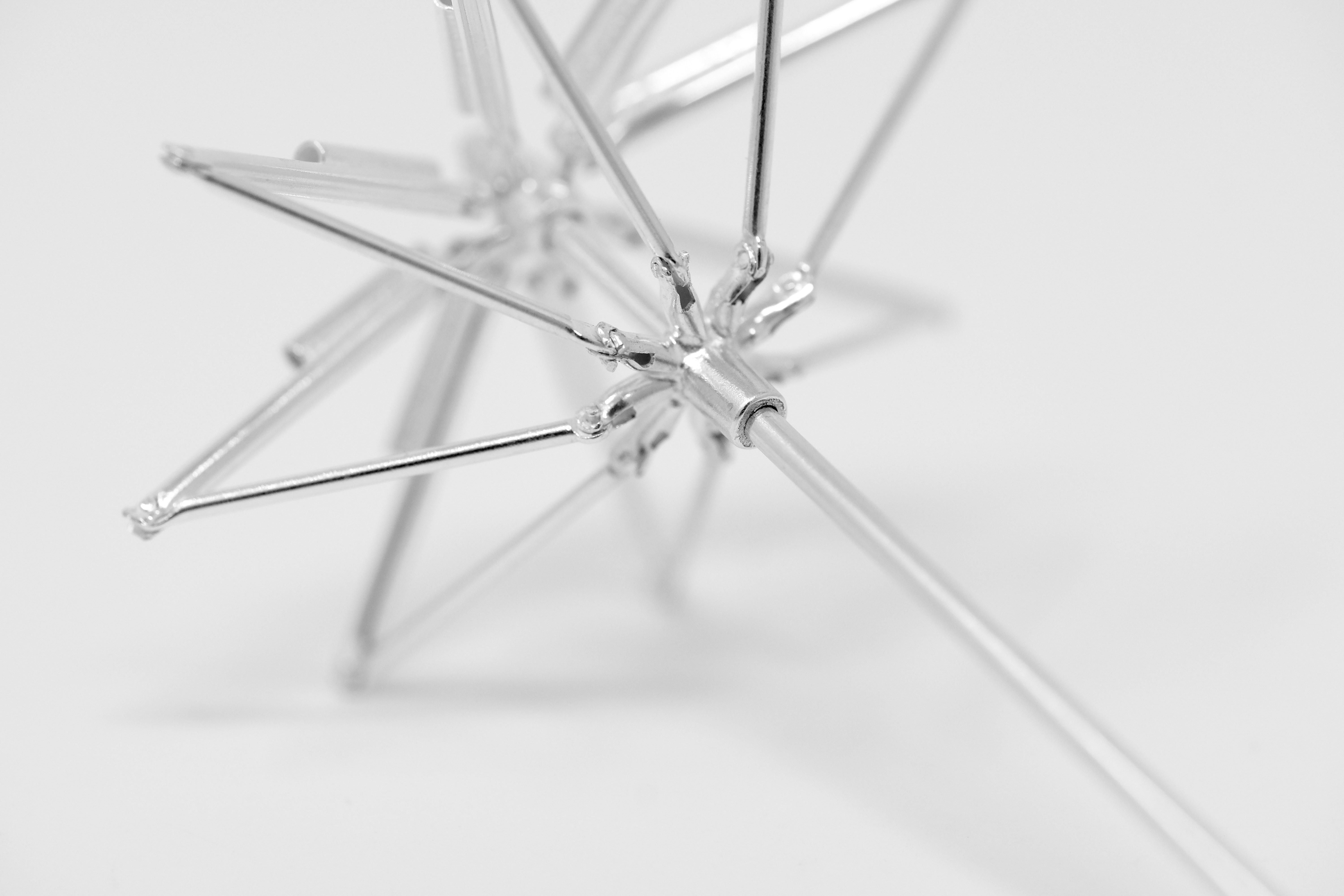 Spoked Metal Geometry in Focus
