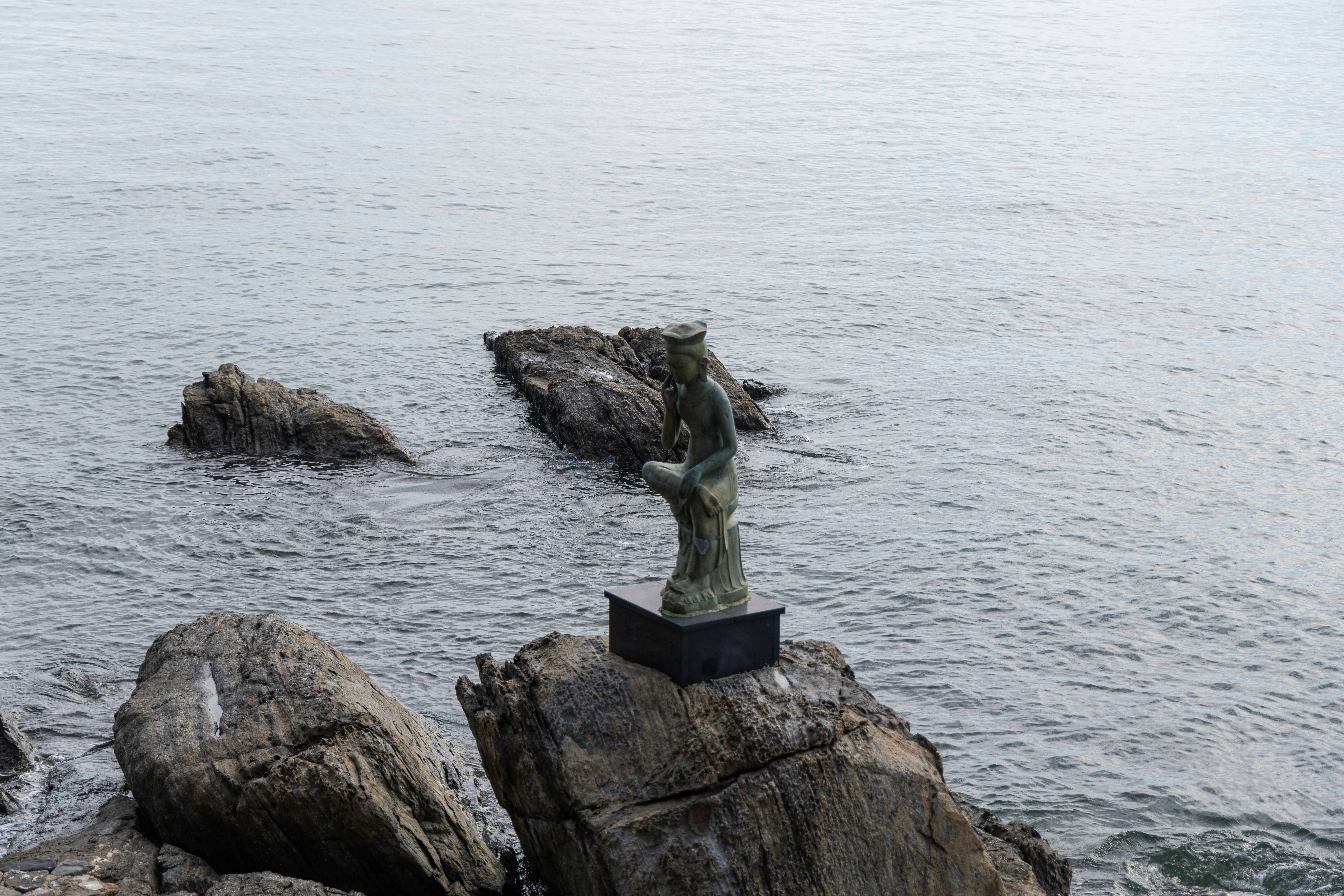 Bronze Sailor Keepsake on Ocean’s Edge