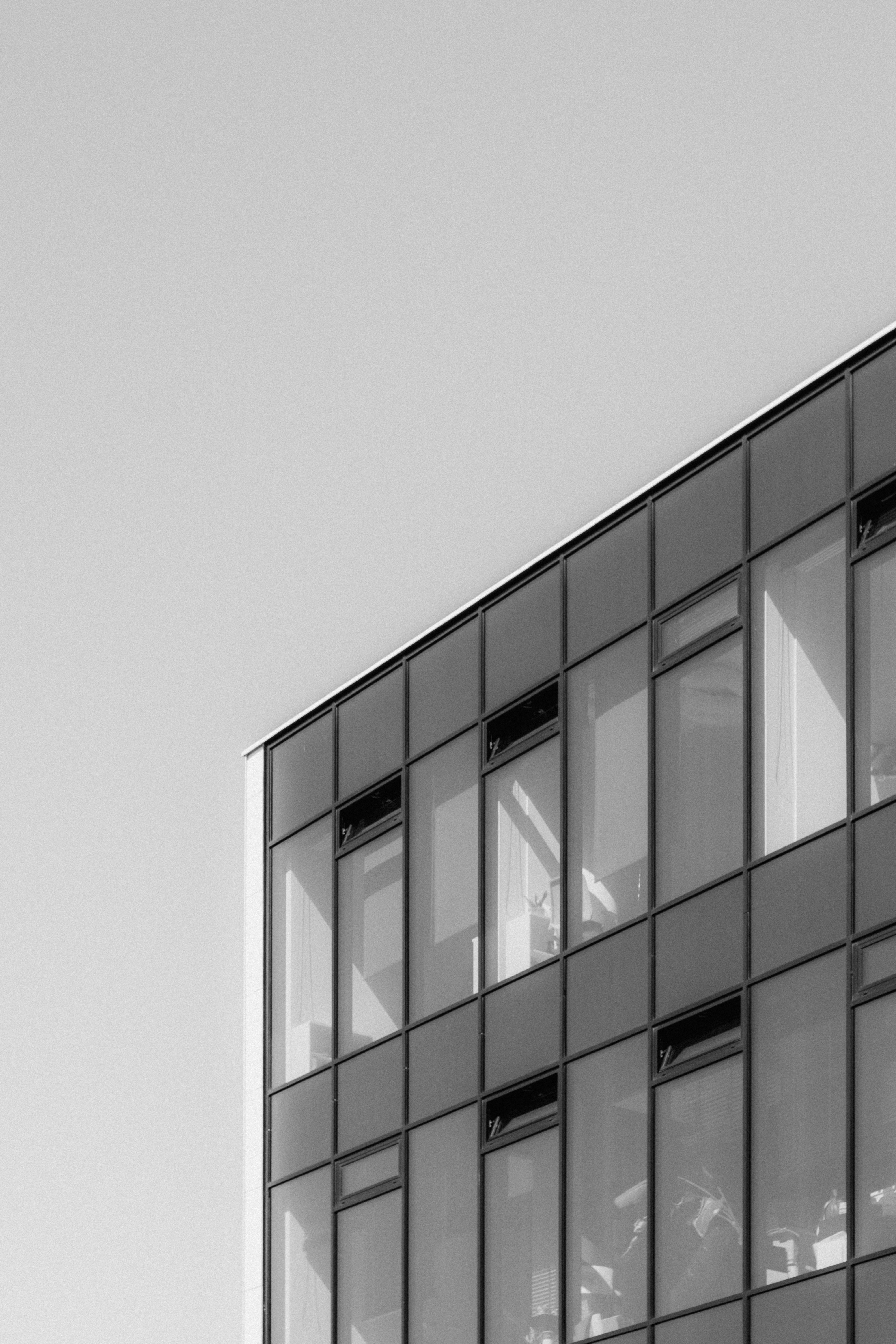 Glass Facade in Silent Geometry