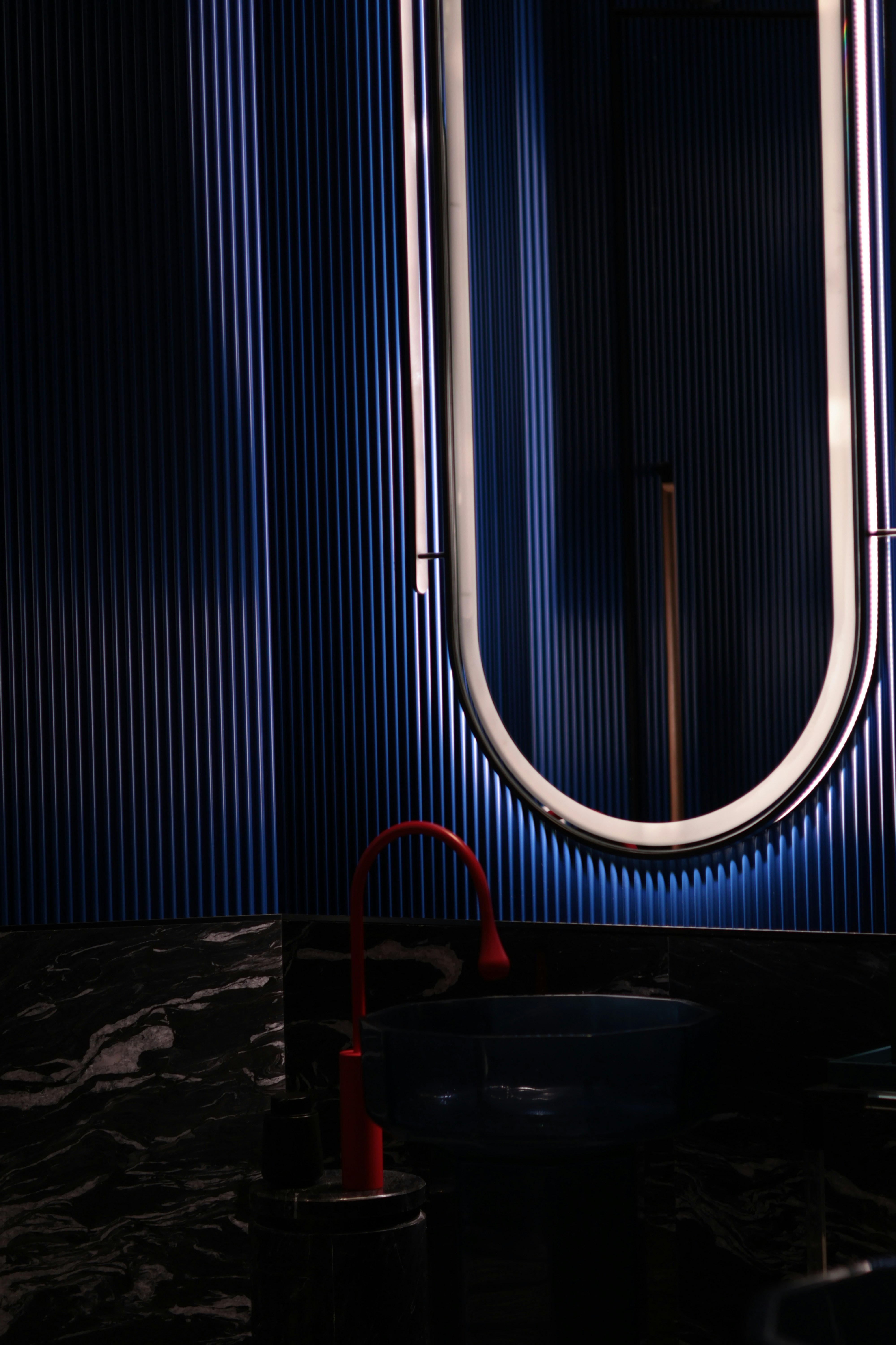 Neon U-Frame in Velvet Blue Tiles