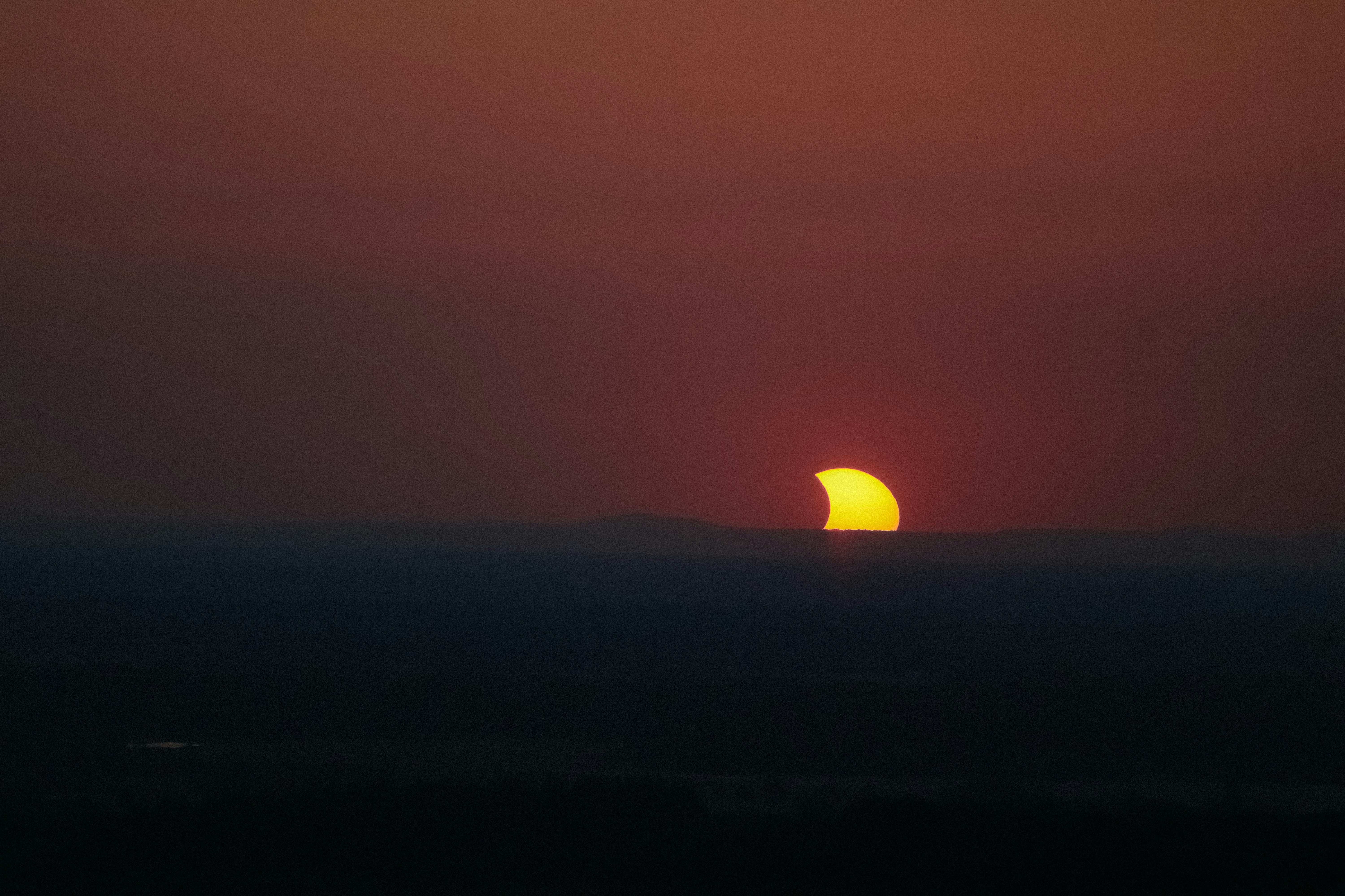 Half-Sun on the Horizon: A Quiet Dusk