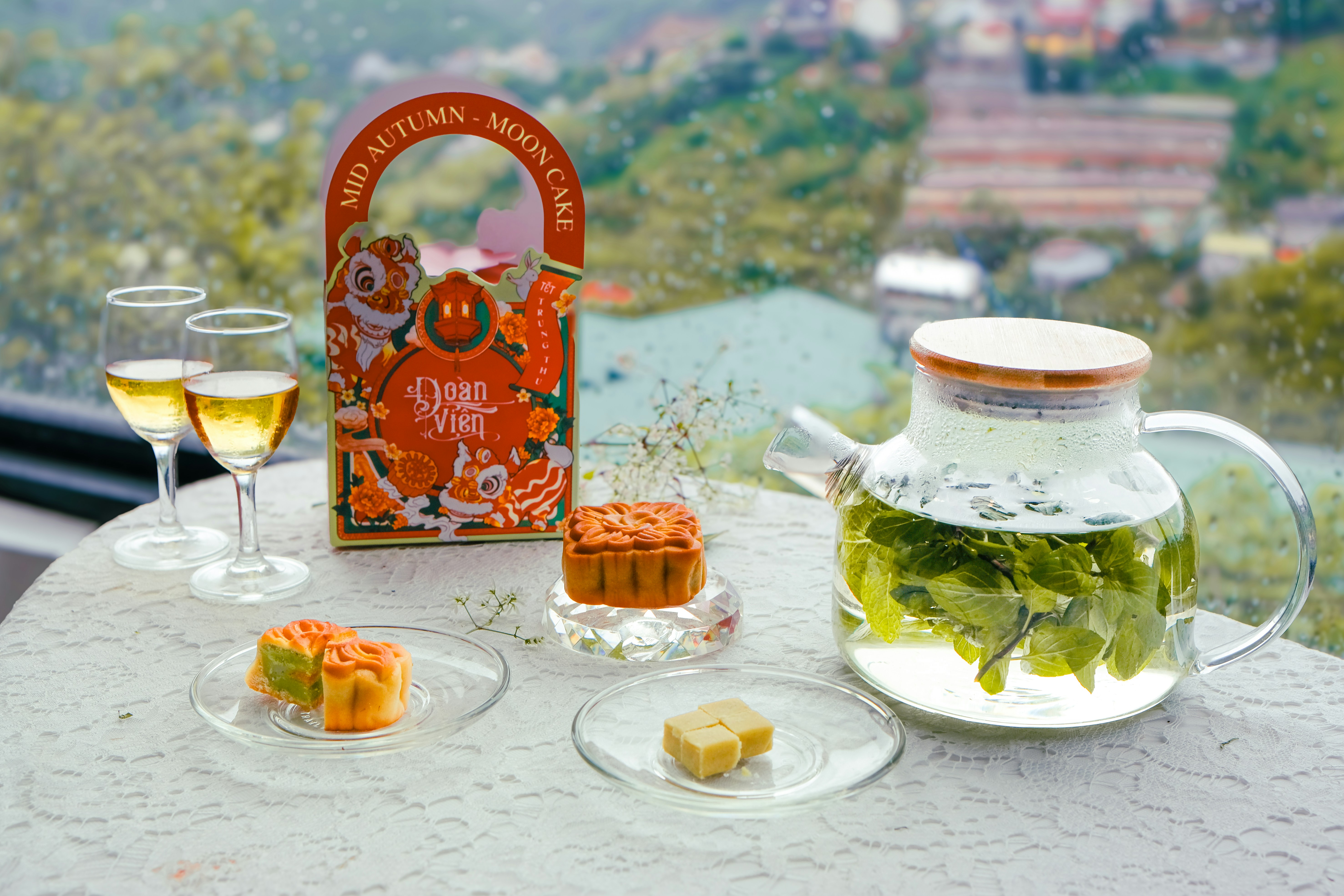 Tea Time Discovery: Mooncake, Mocktails, and a Glass Teapot Moment