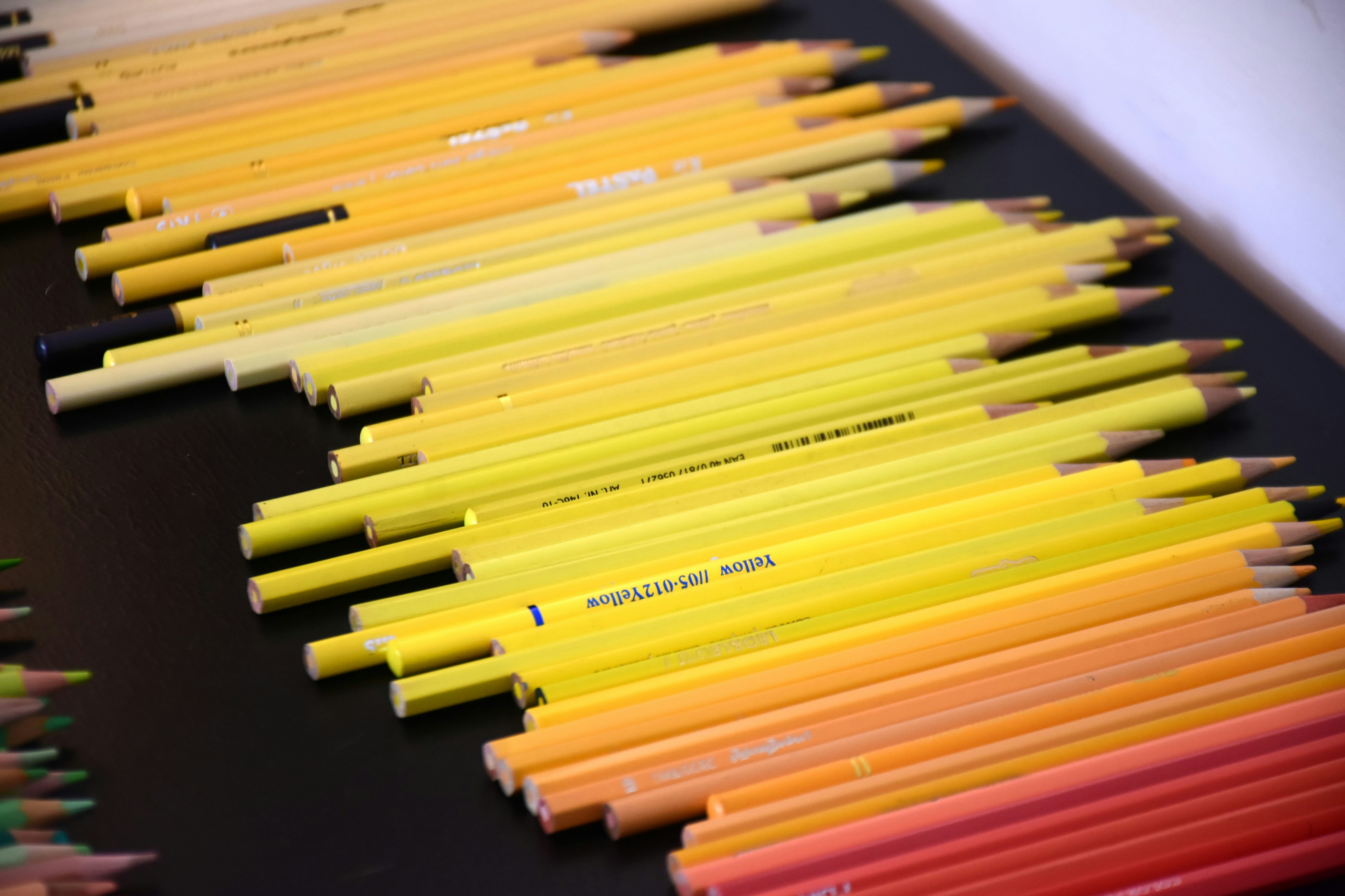 Spectrum of Graphite: An Array of Pencils in Midframe