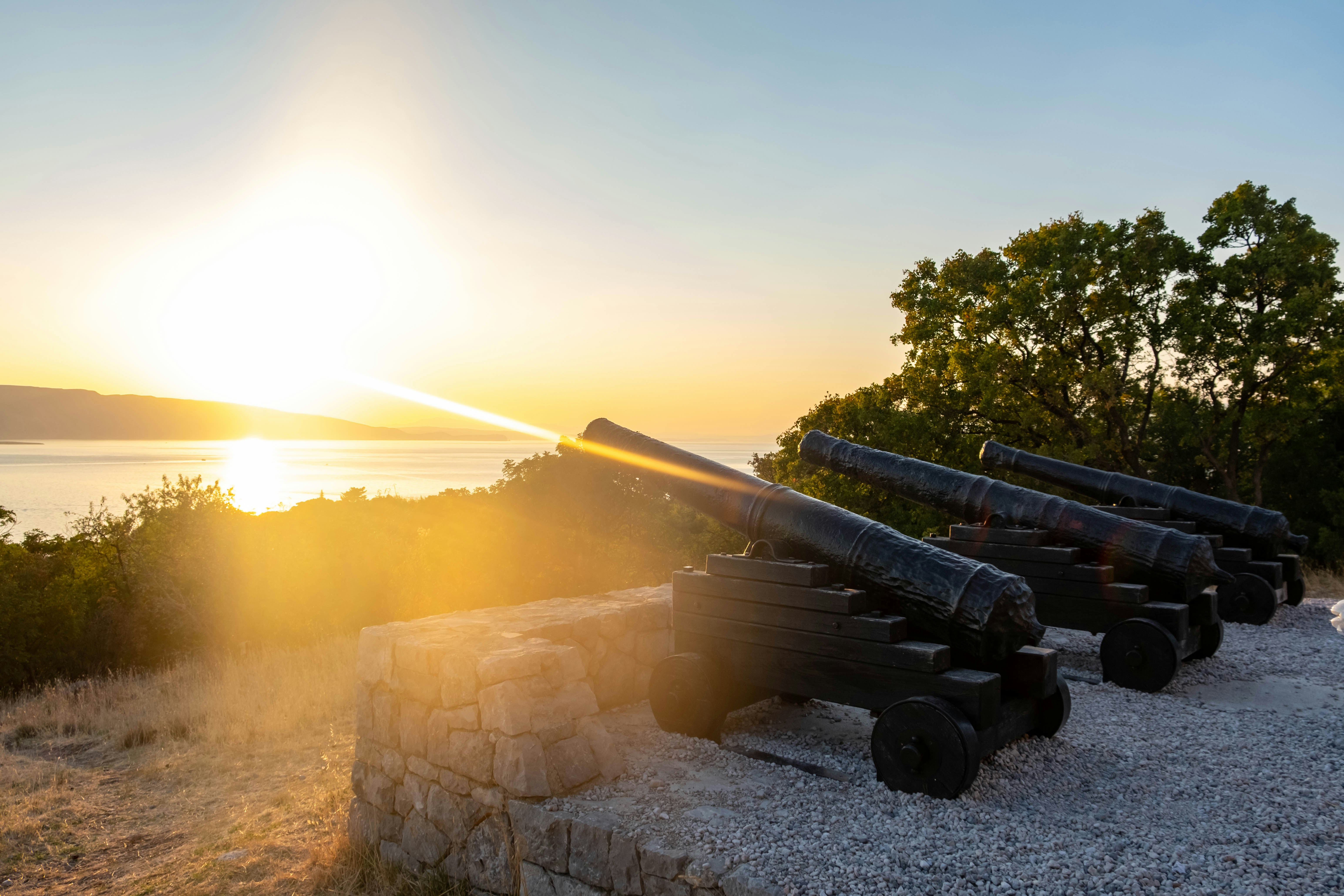 Sunlit Battery: Cannons Align Toward a Distant Horizon