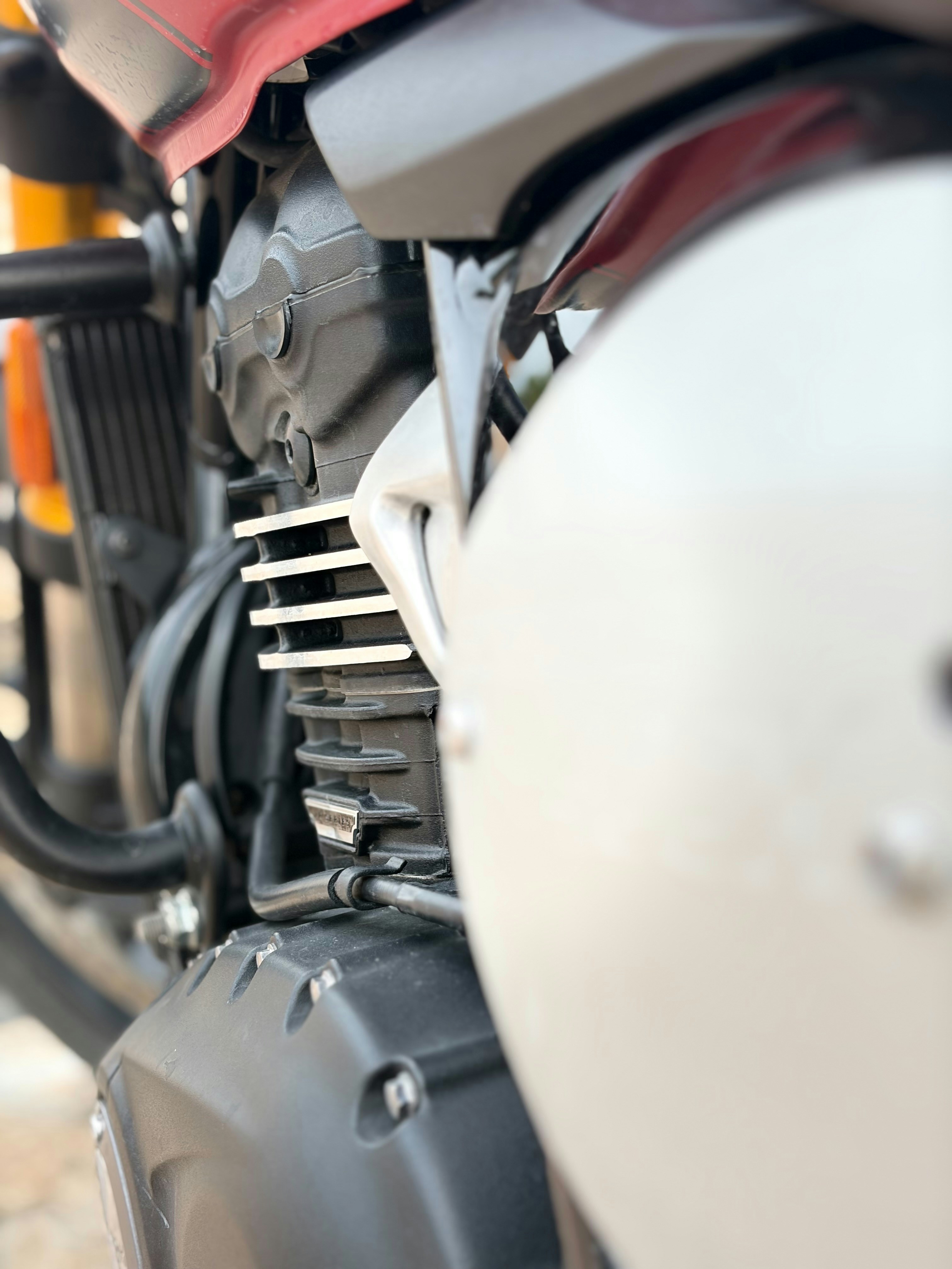 Engine Pulse: A Close-Up of a Modern Motorcycle Heart