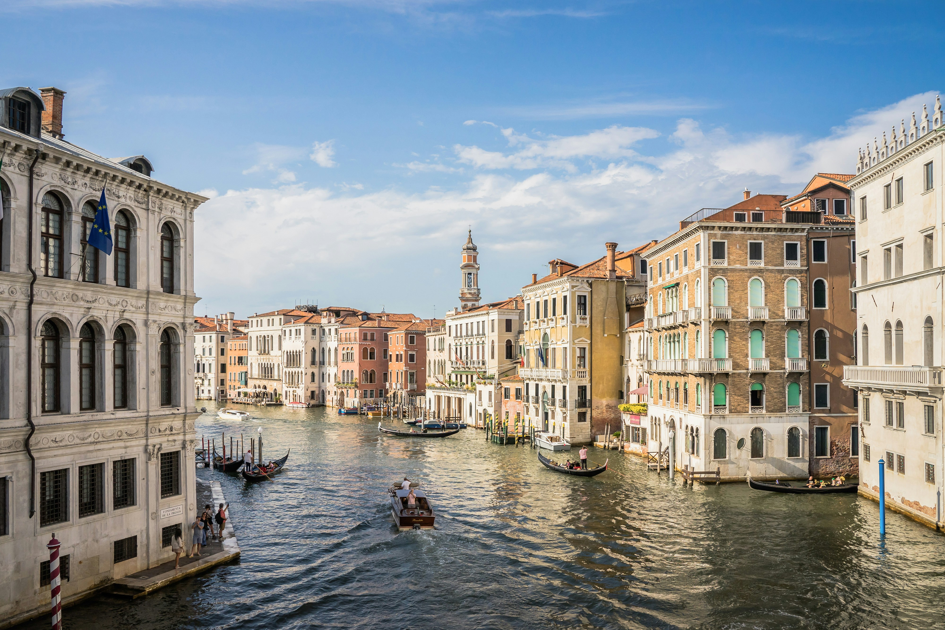 Canal Boulevard: Venetian afternoon along sunlit facades