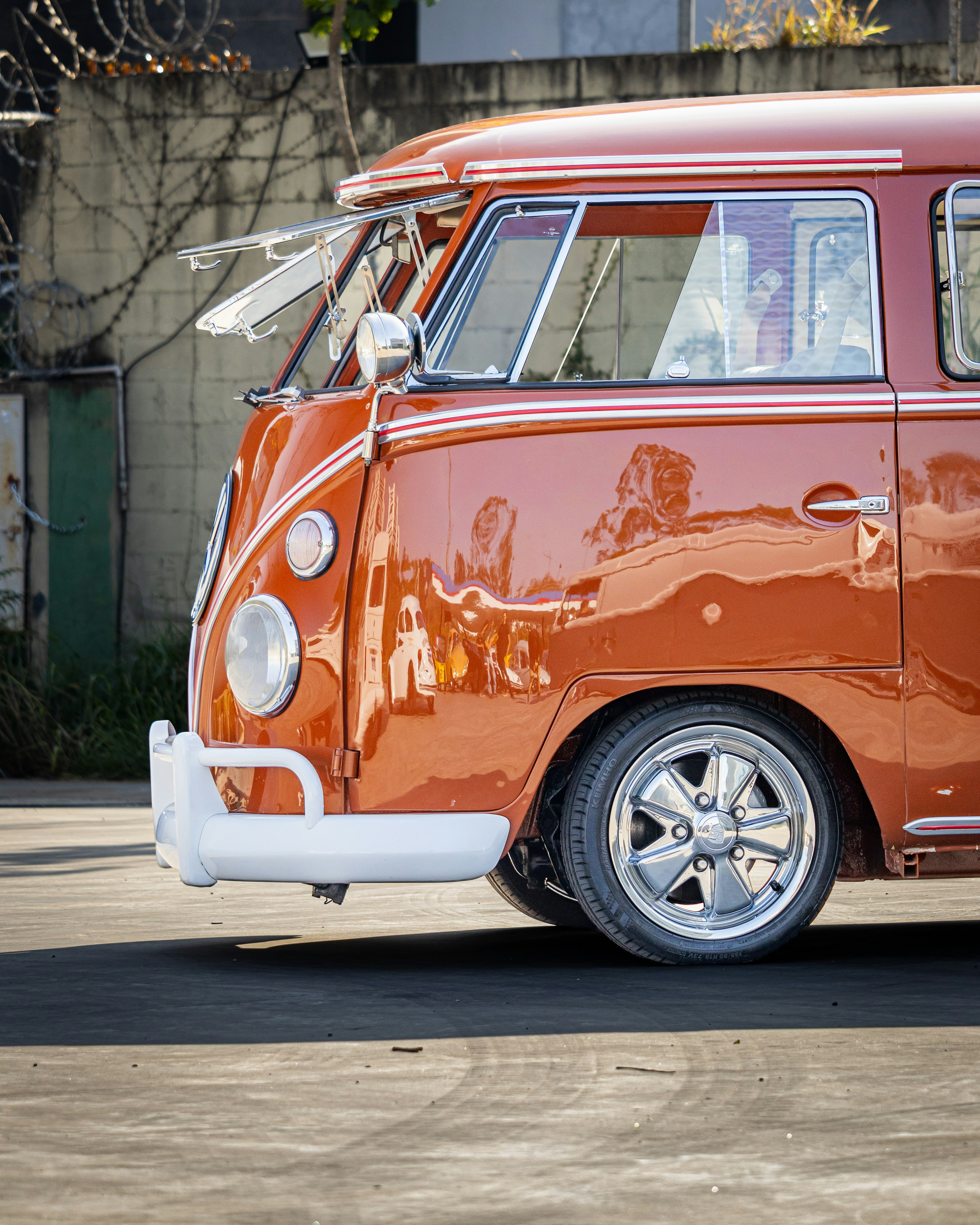 Orange Classic: The Van’s Armored Smile
