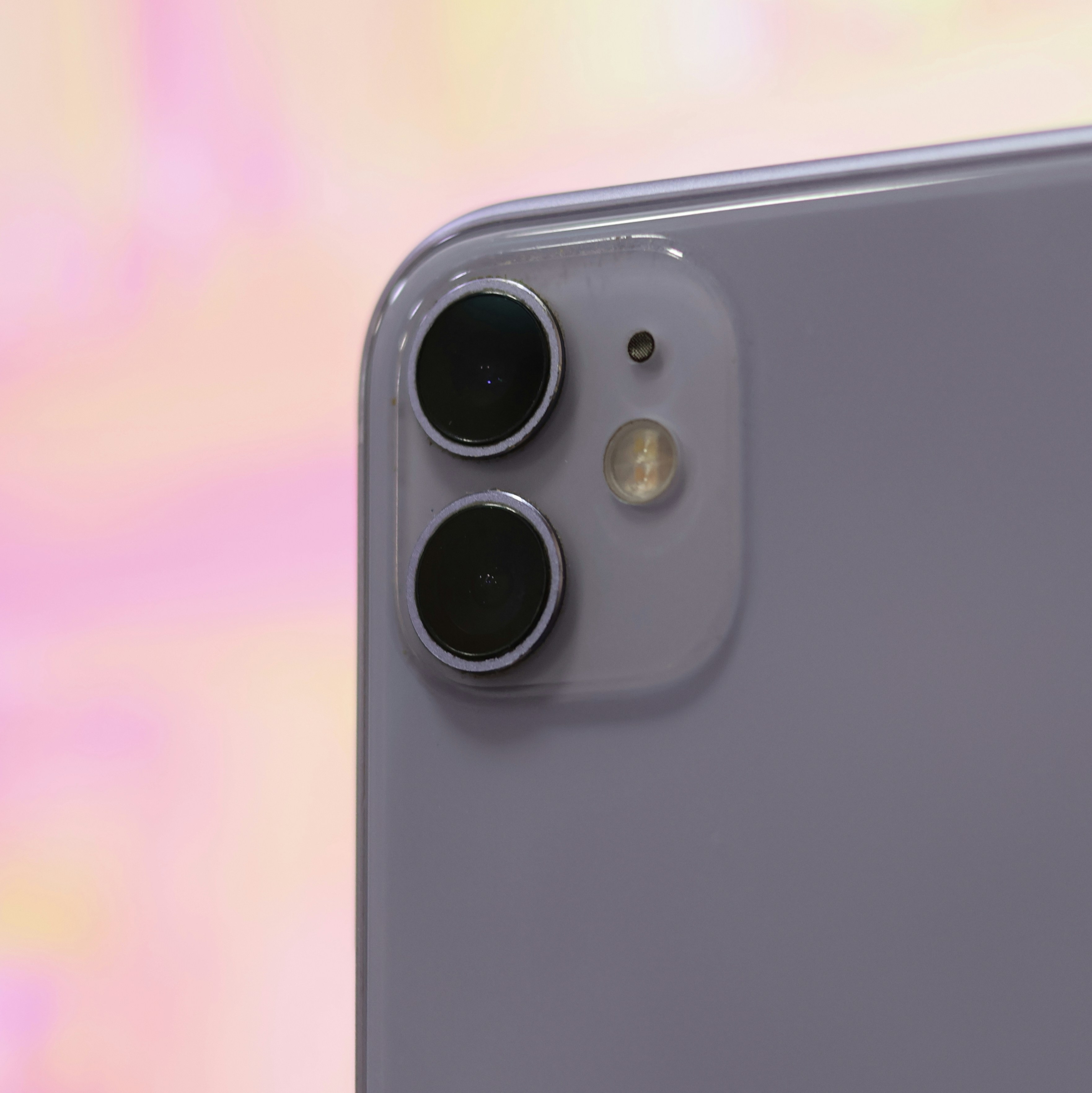 Close-up of the iPhone-like back with dual camera module and flash