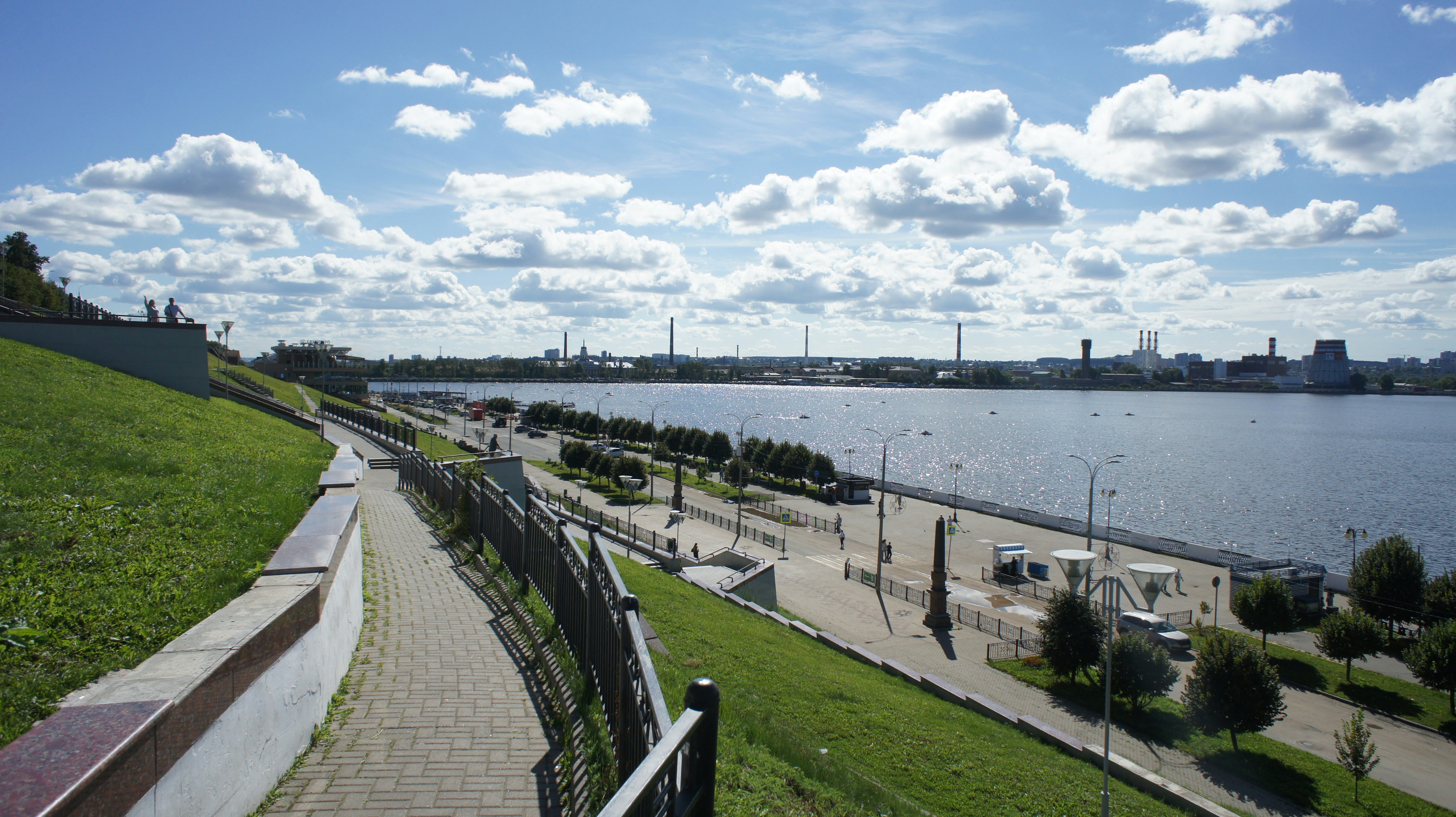 A Riverside Promenade Reveals a Quiet City Across the Water