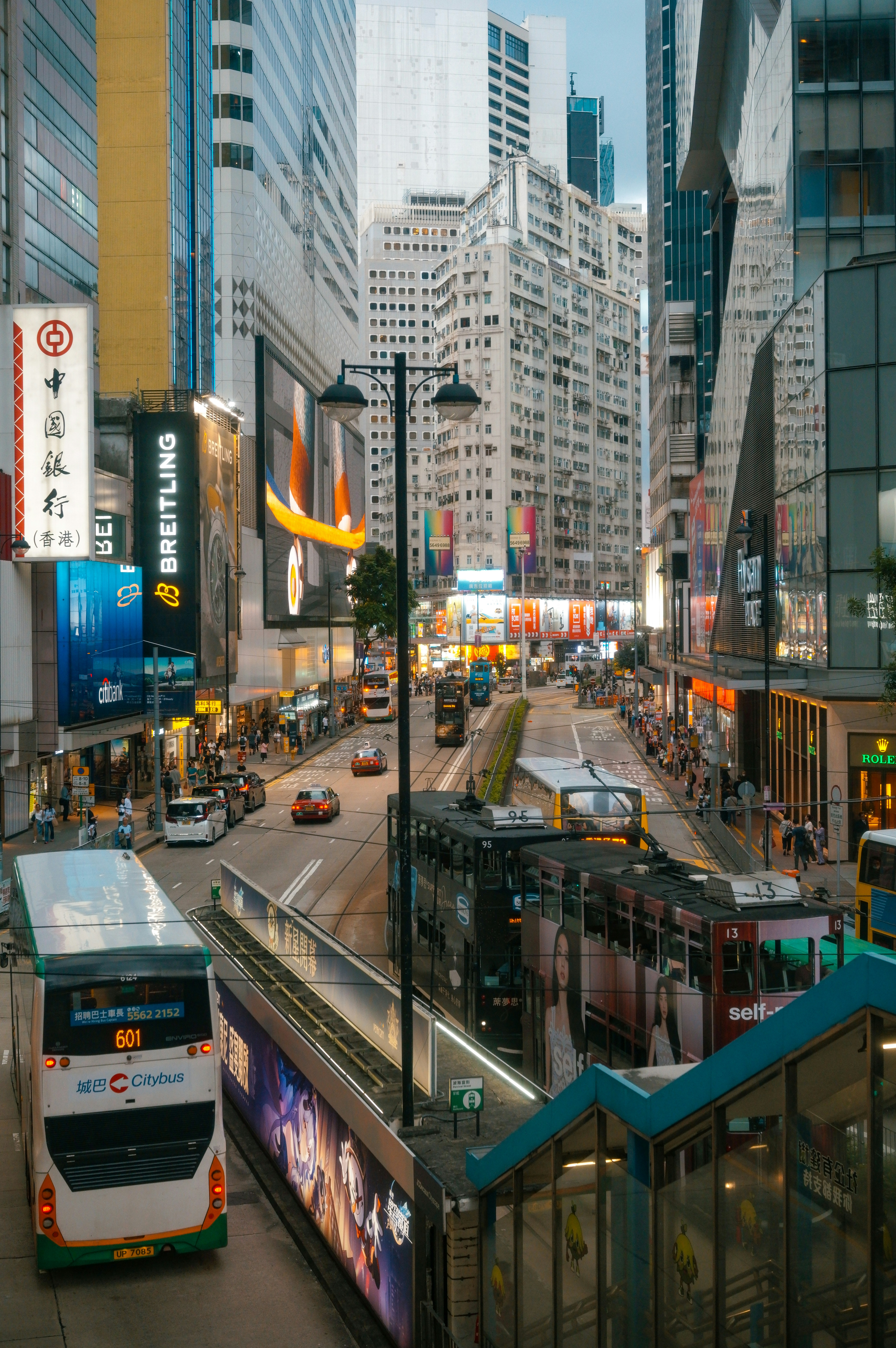 City Pulse: A Sunset Roller on Kowloon Street
