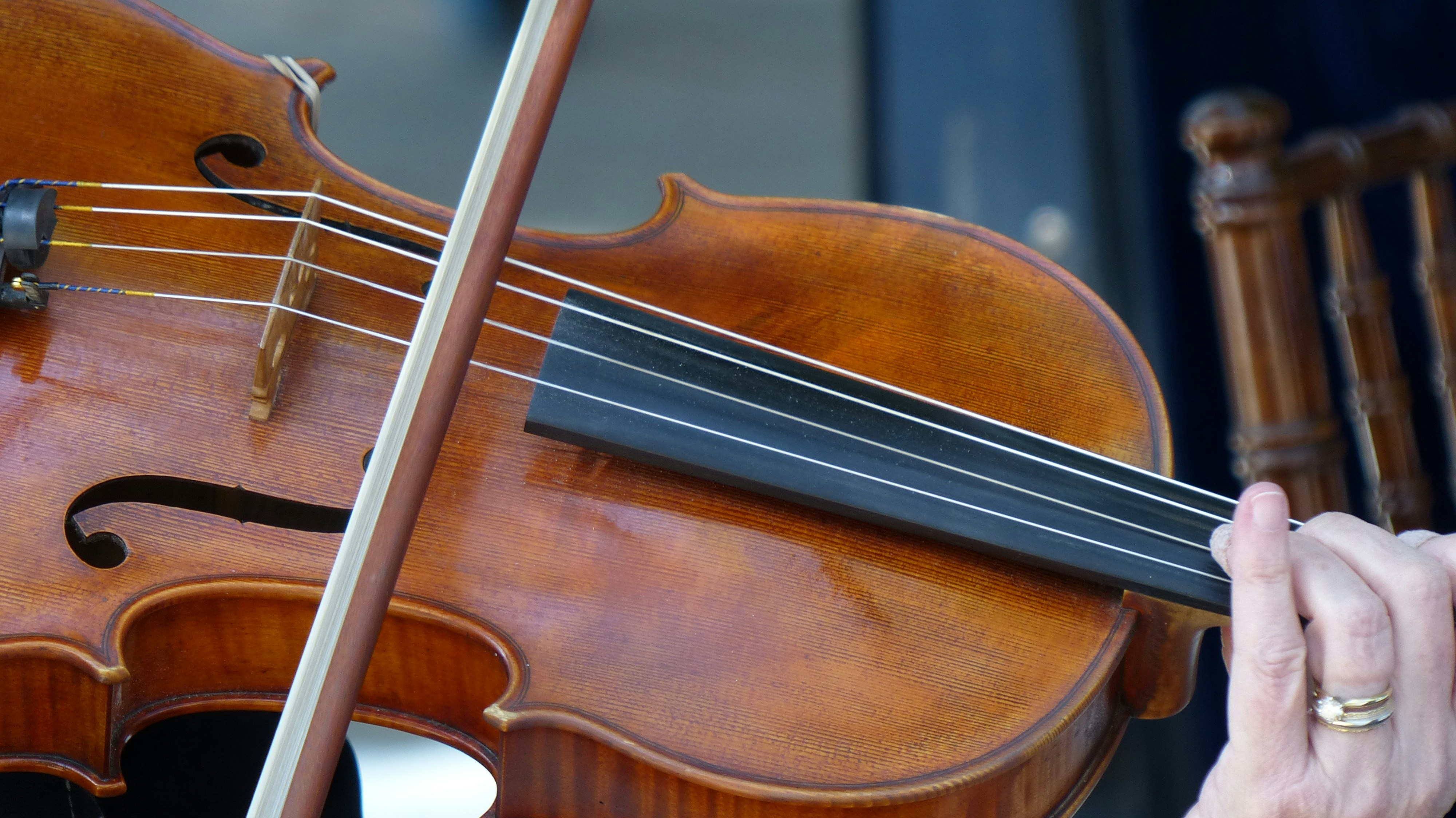 Strings of Craft: A Resonant Moment in Wood and Bow