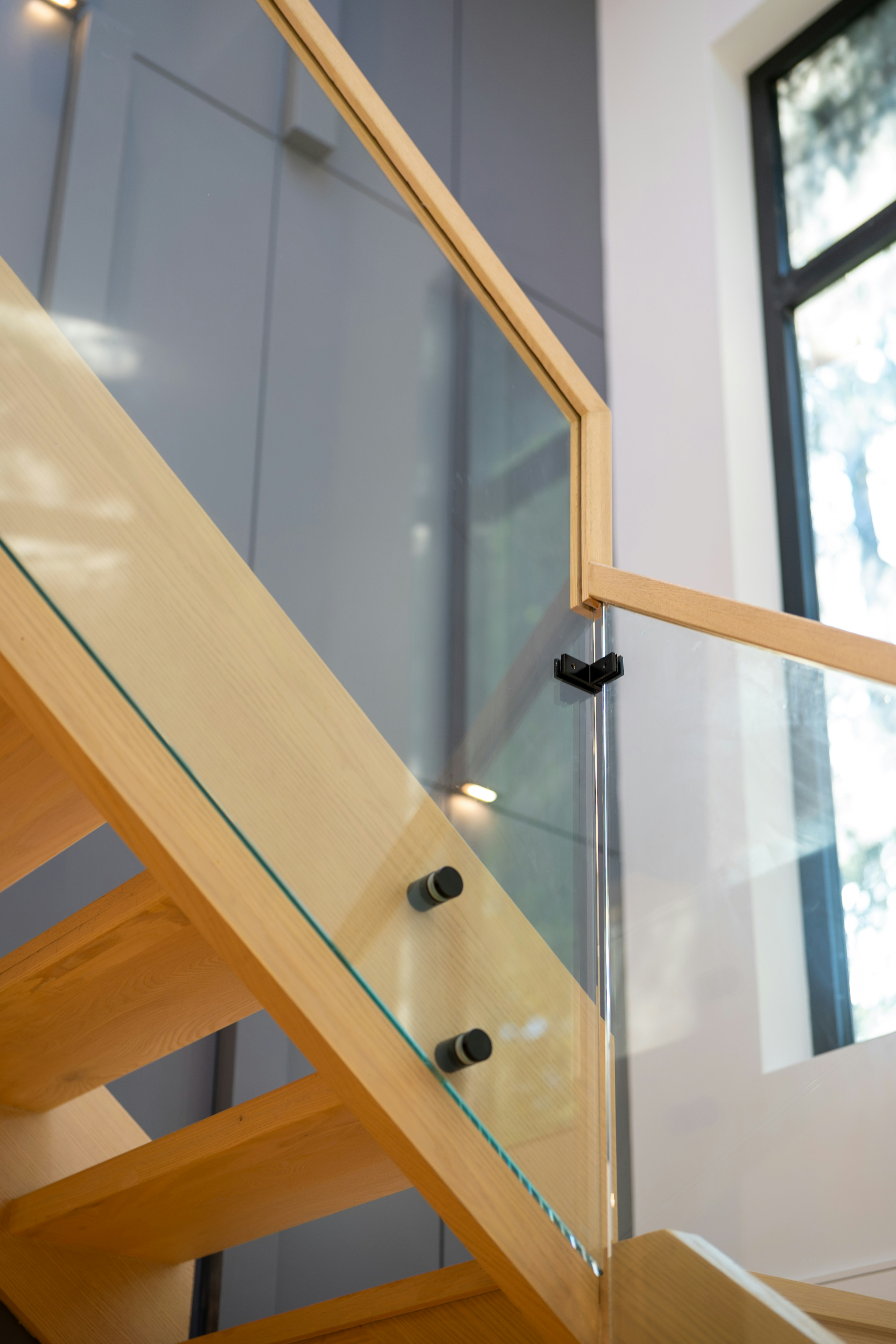 Minimalist Stairway in Glass and Wood