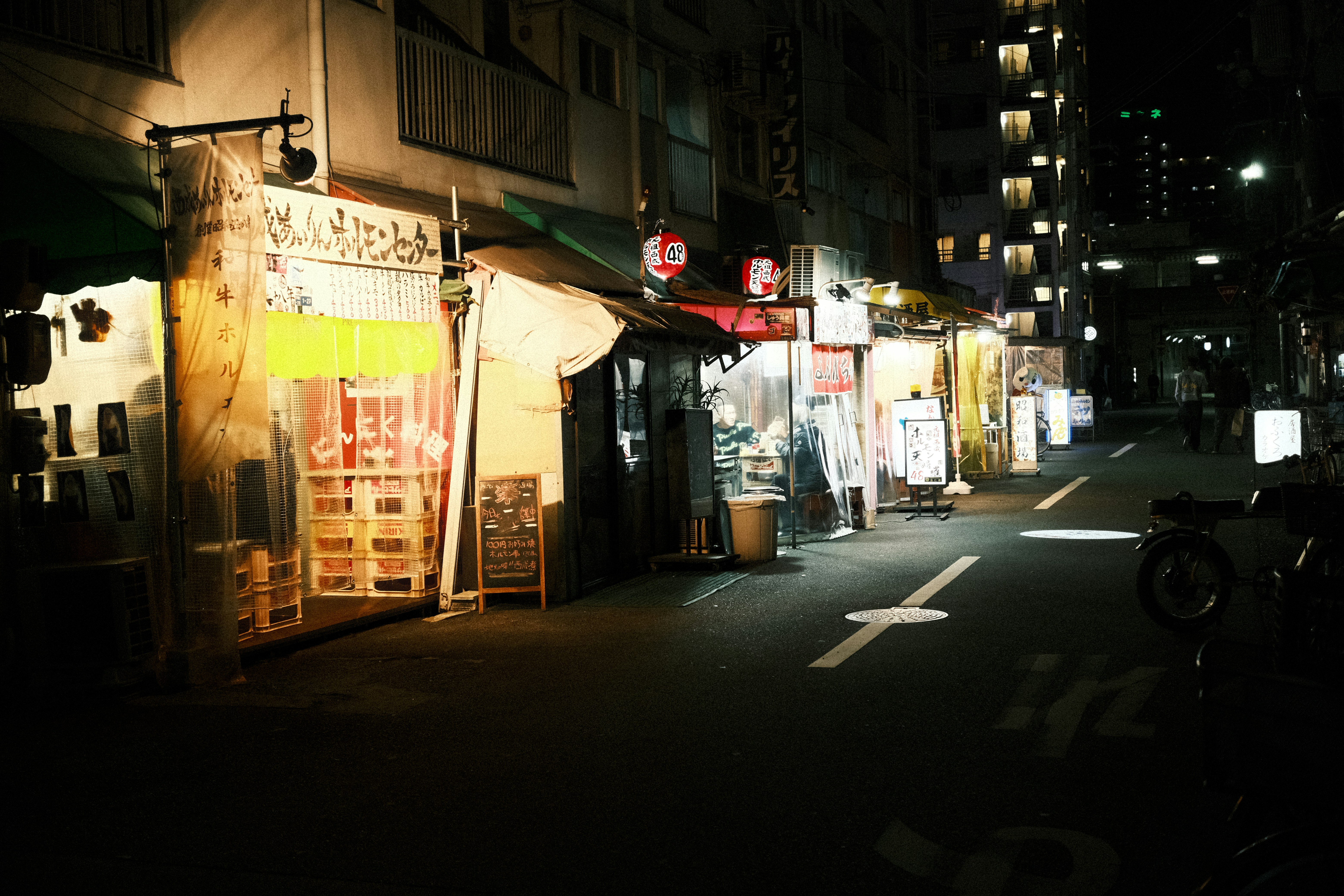 Night Market Lanterns: Quiet Street Served by Neon and Steam