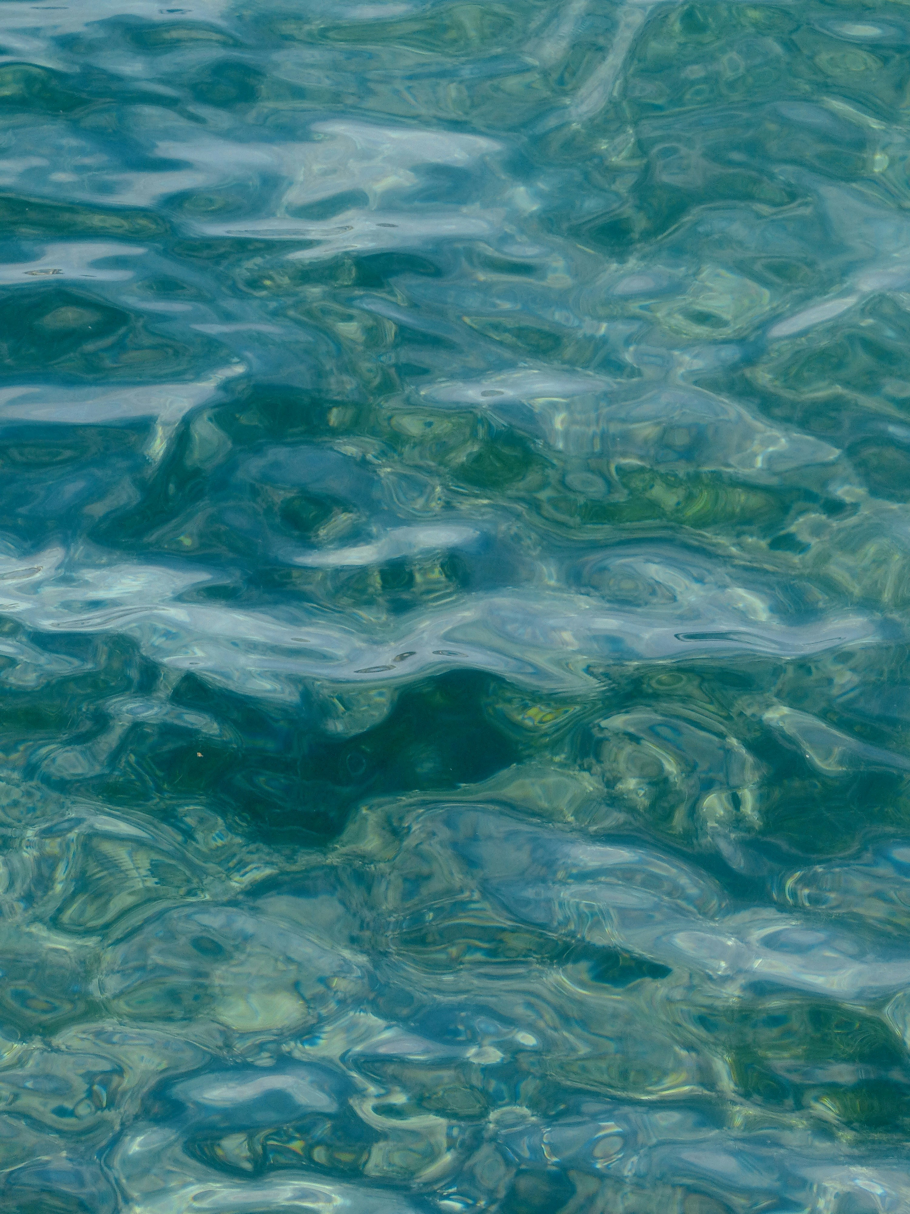 Glassy Pool Mosaic: Shimmering Turquoise Currents