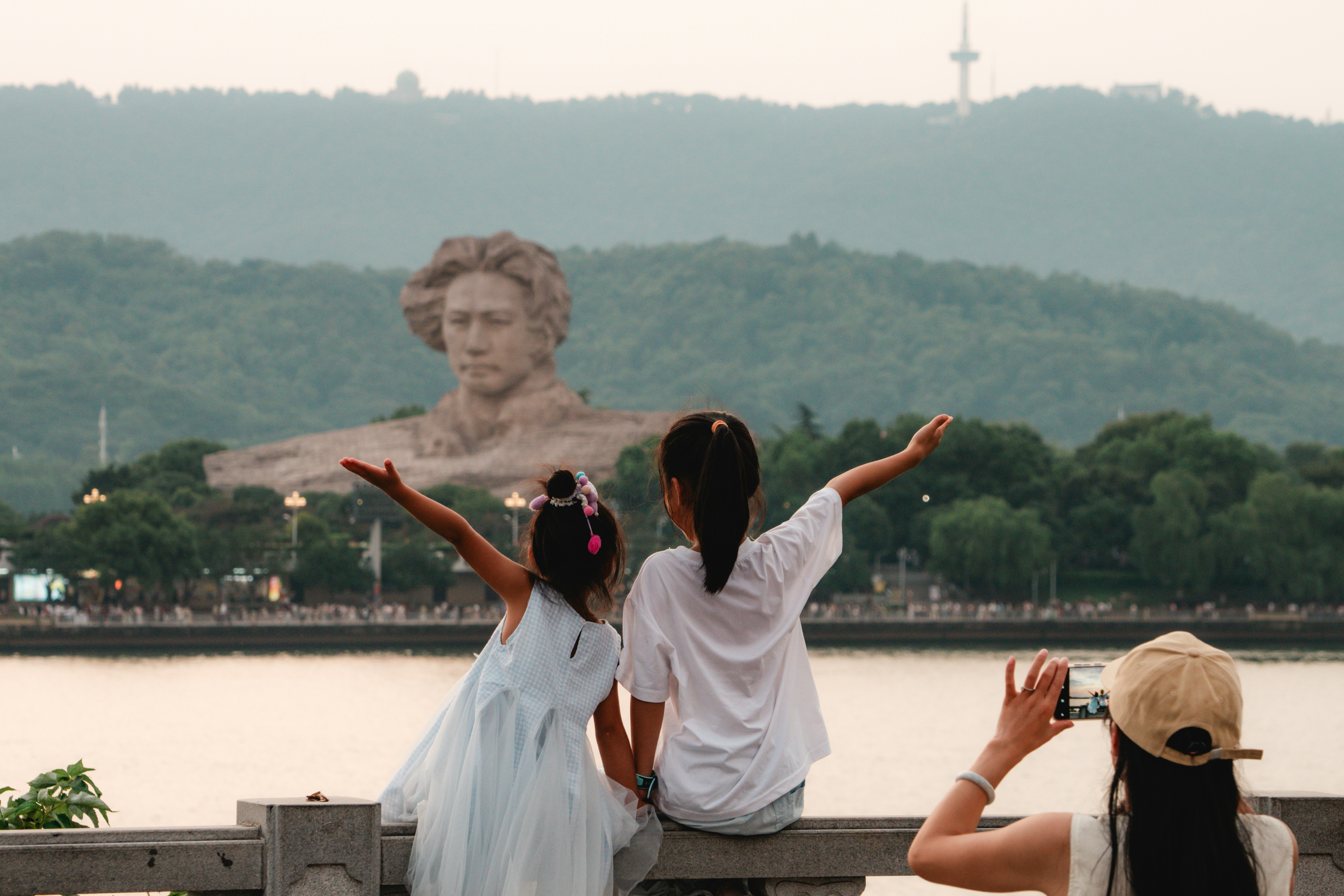 Cheerful Moment by the Monument