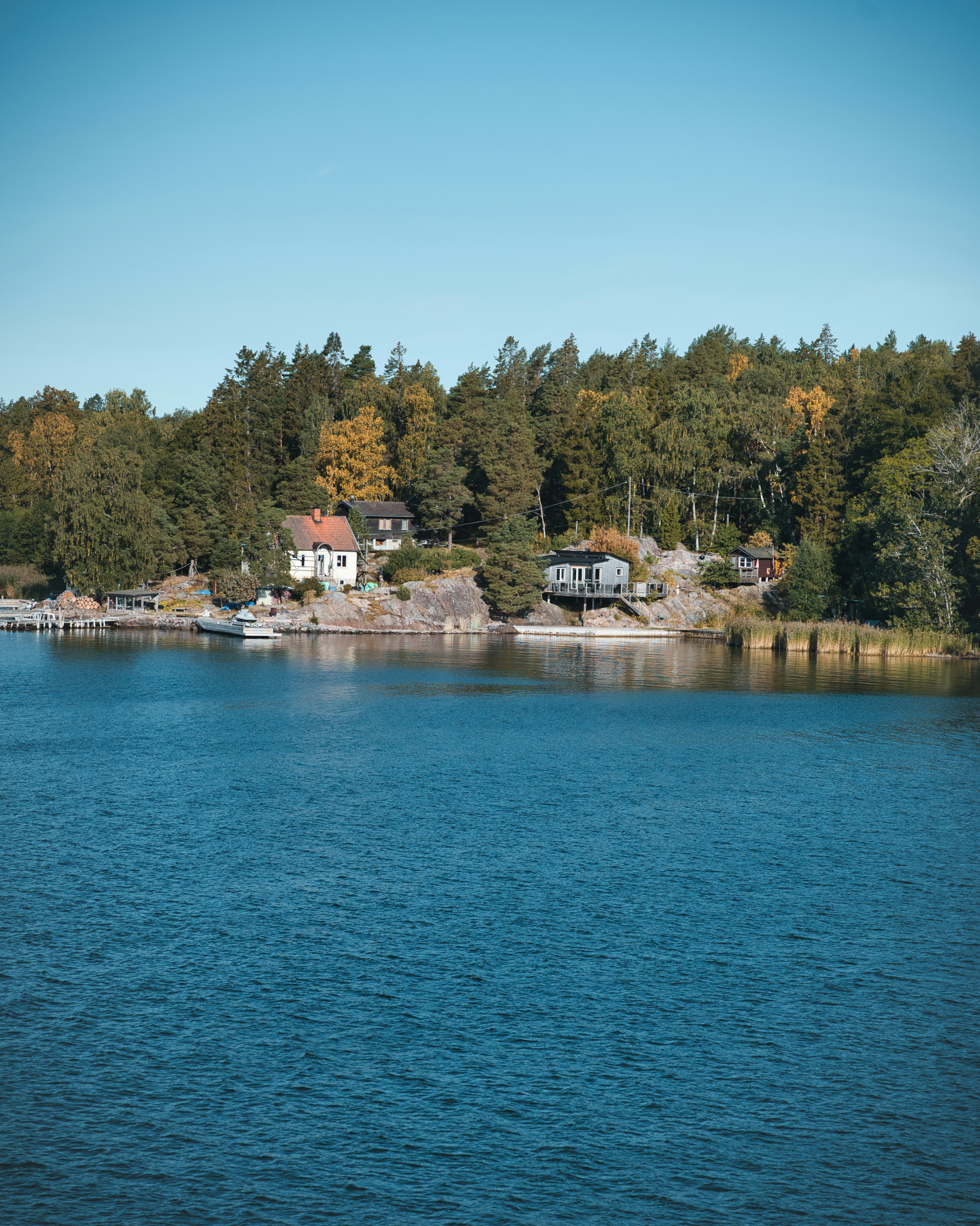 Lakeside Village Sunrise: Quiet Homes Beside Blue Waters
