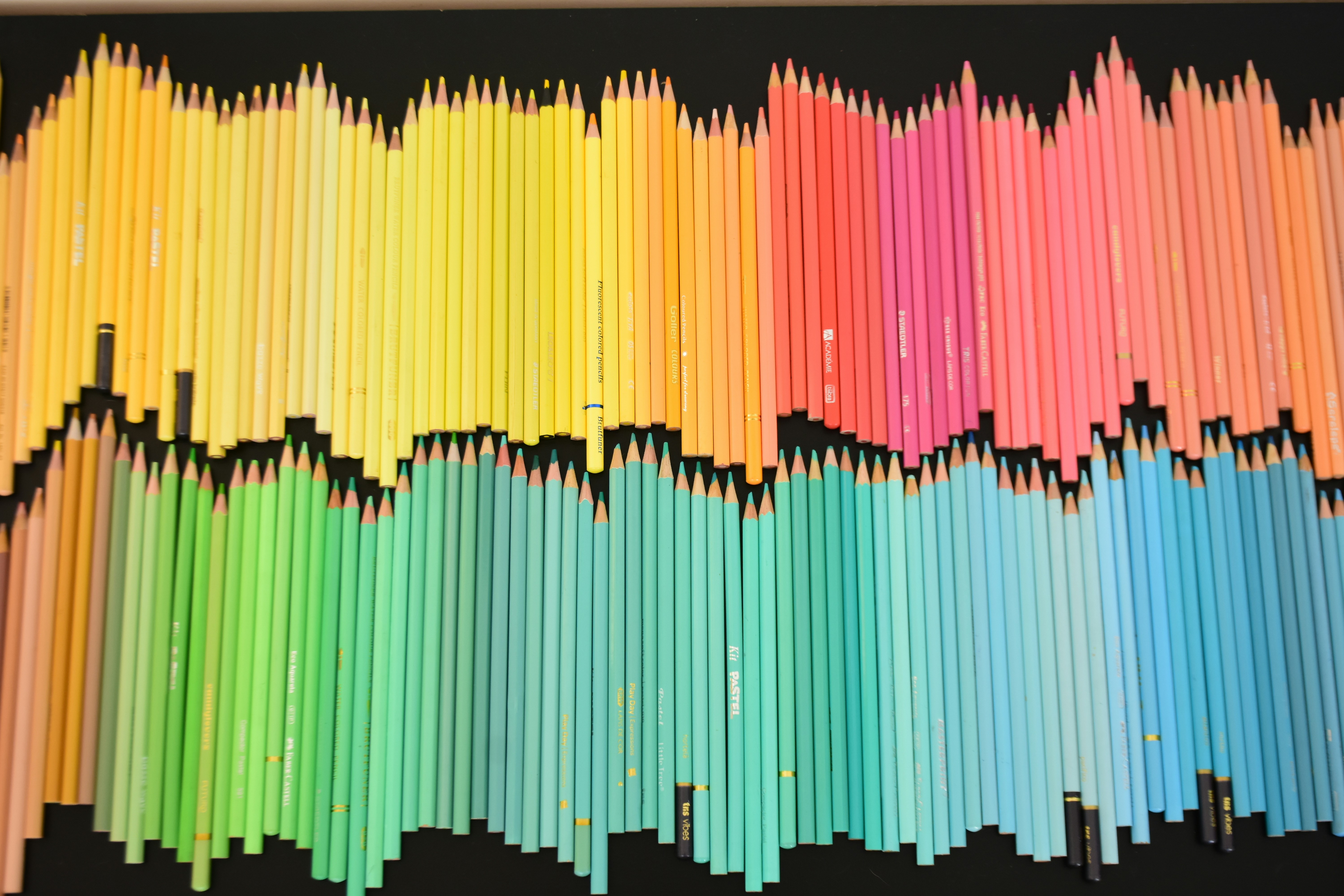 Spectrum in Pencil: A Row of Colored Coloring Pencils