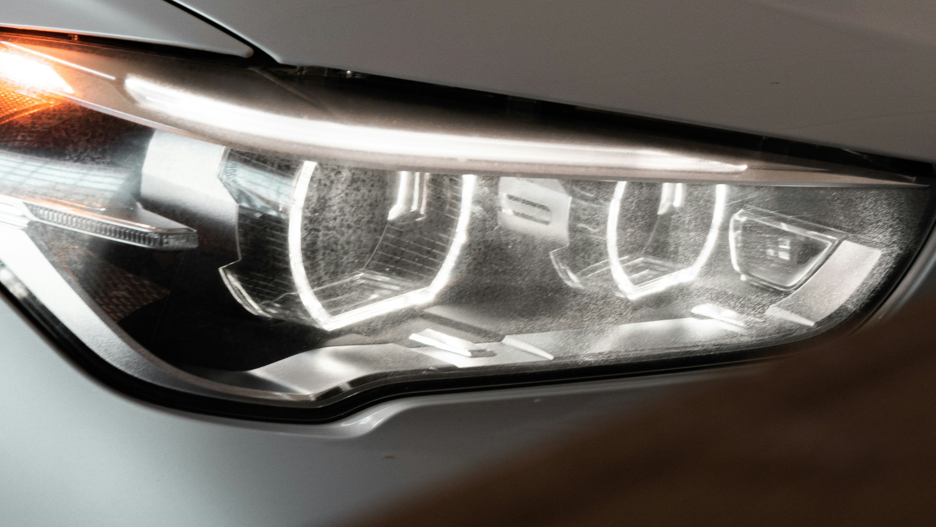 Edge of Precision: A Close-Focus Glimpse into a Headlight's Geometry