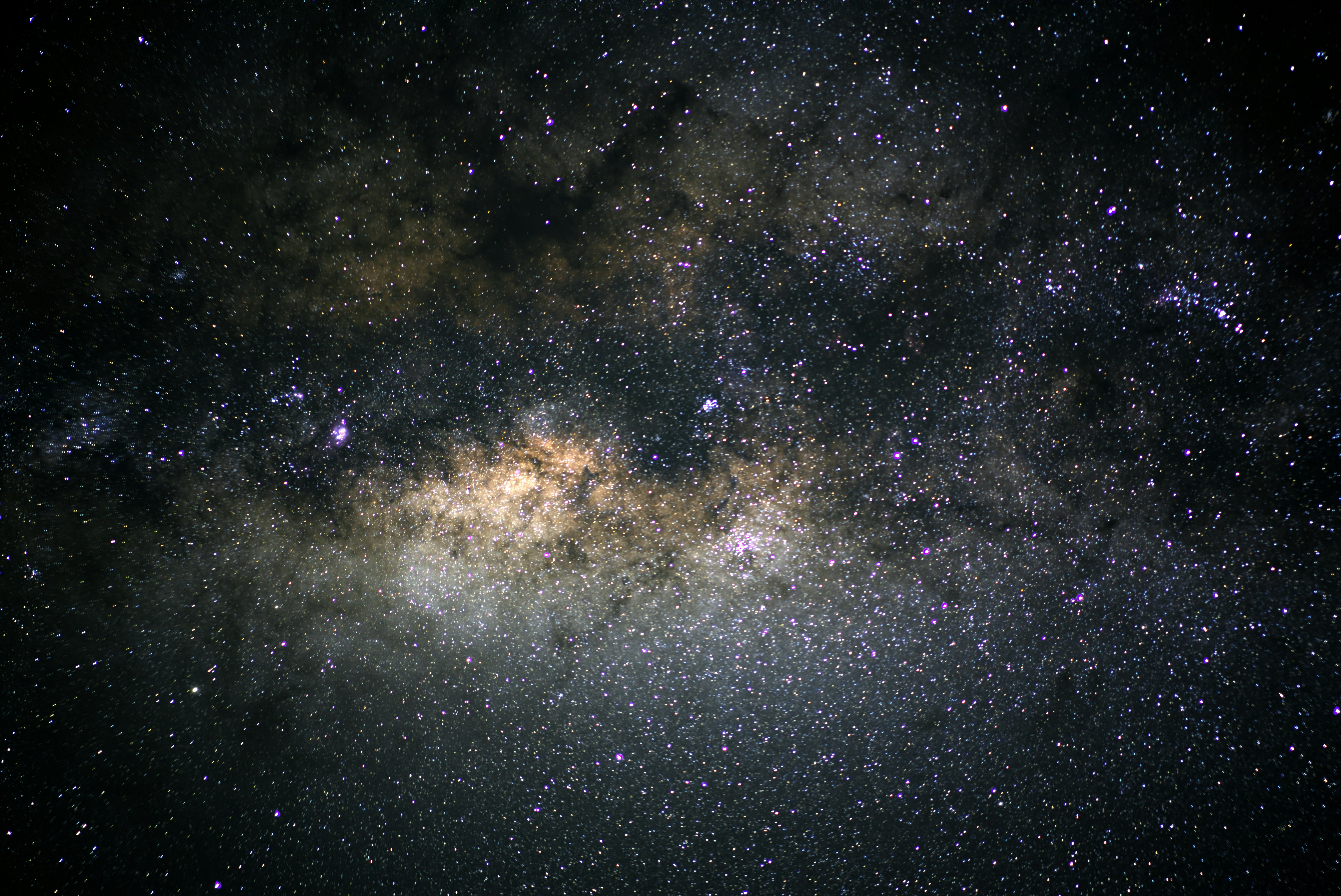 Core of the Milky Way: Stellar Lattice Across a Silent Expanse