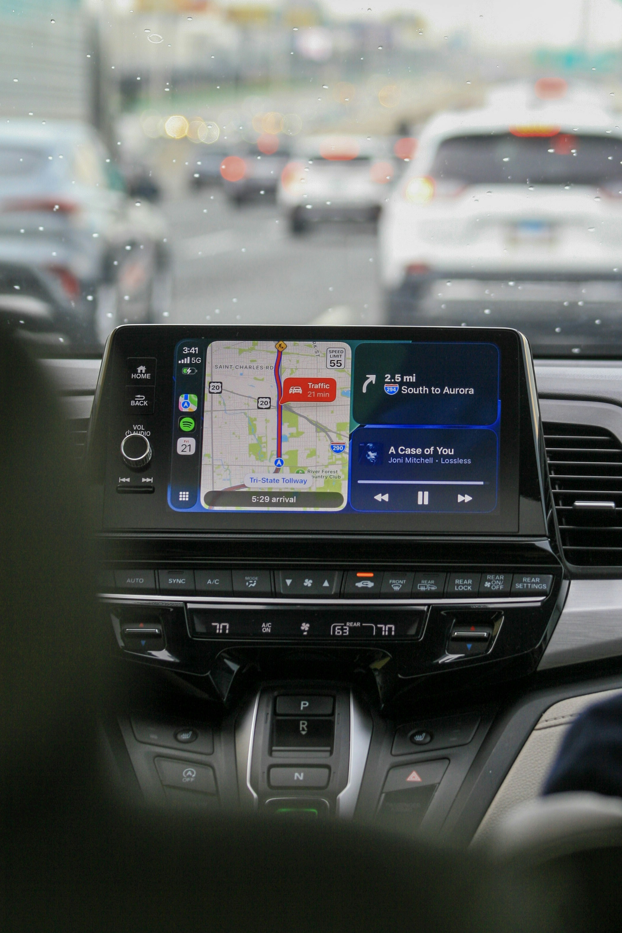 In-Car Nav Screen: Center Stage of the Drive