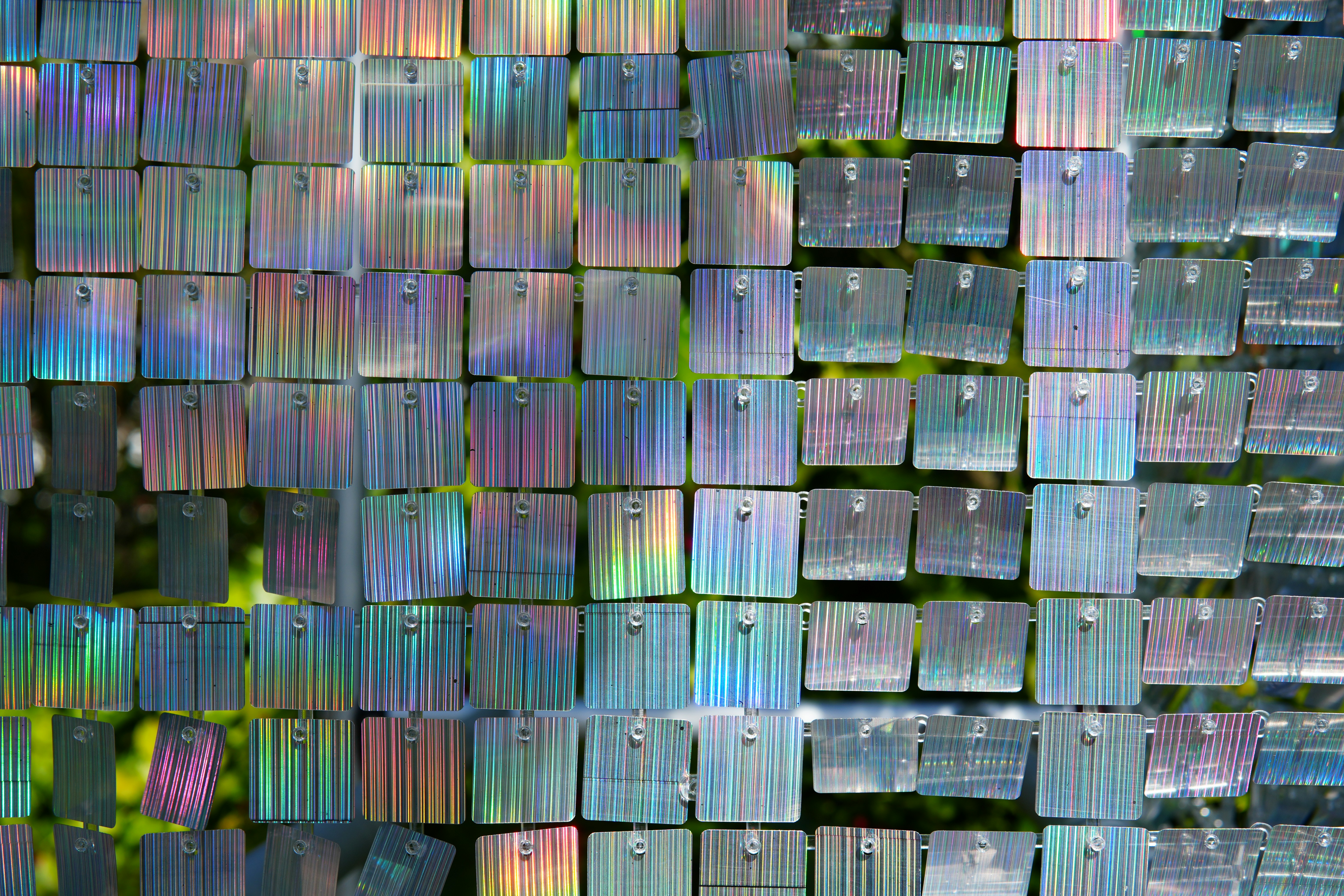 Iridescent Mesh: a mosaic of shimmering squares