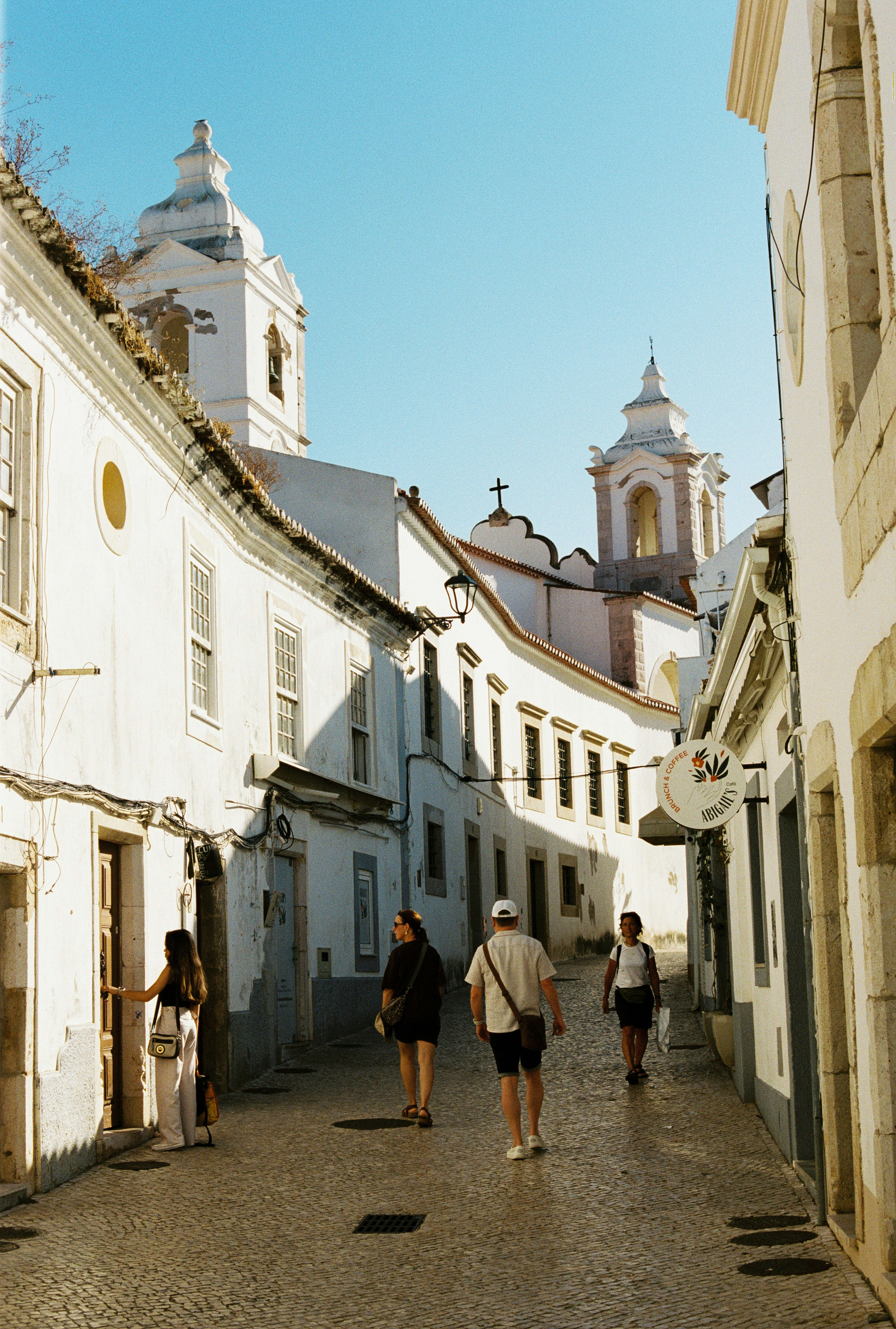 Sunlit Calle of Quiet Echoes